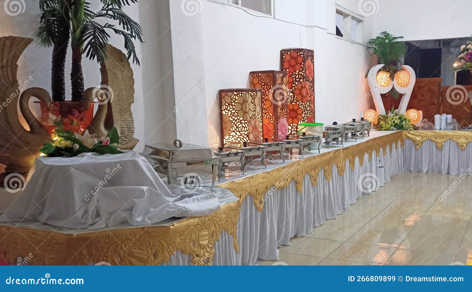 An Idea for Plating a Buffet Stock Image - Image of idea, dekorasi ...