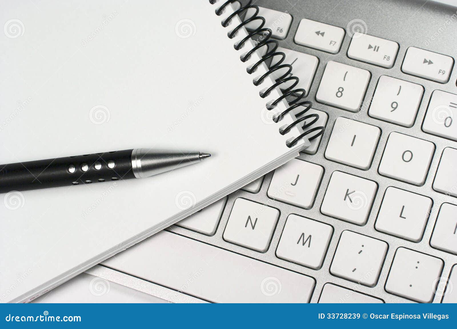 Idee. Computertastatur. Notizblock. Stift Stockbild - Bild von sauber ...