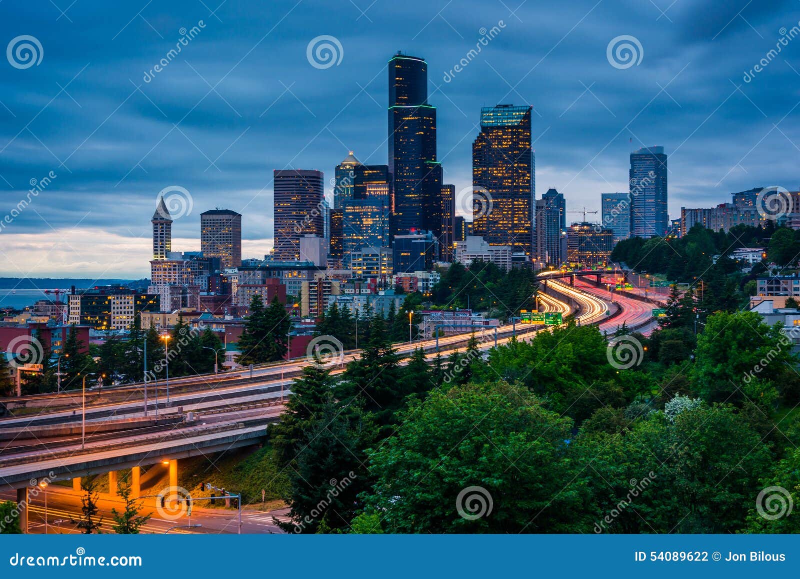 Ideia Crepuscular Da Skyline De Seattle De Jose Rizal Bridge, Foto de ...
