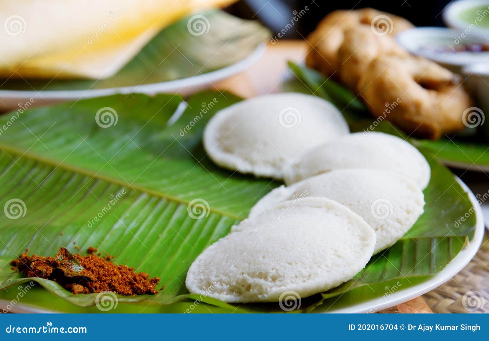 Idli and Wada for Breakfast Stock Photo - Image of meal, brown: 202016704