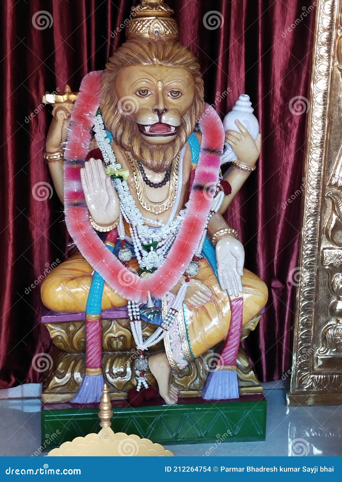 Idol& X27;s of Hindu Deities Stock Photo - Image of shrine, deities ...