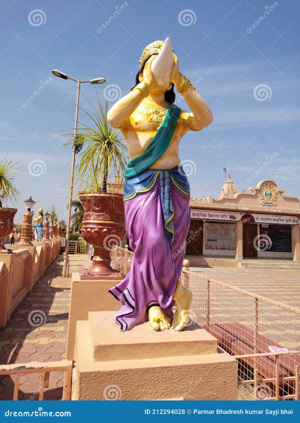 Idol& X27;s of Hindu Deities Stock Photo - Image of flower, landmark ...