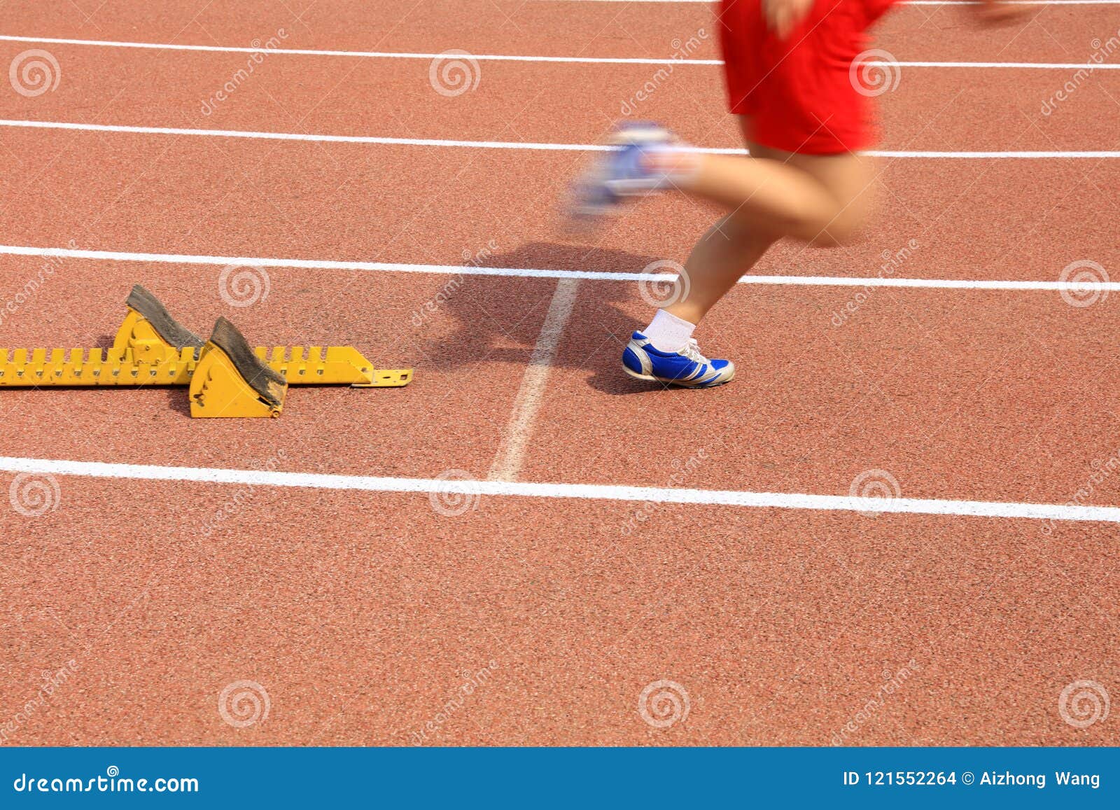Idrottsman Nen Sprintar Start Arkivfoto - Bild av köra, athirst: 121552264