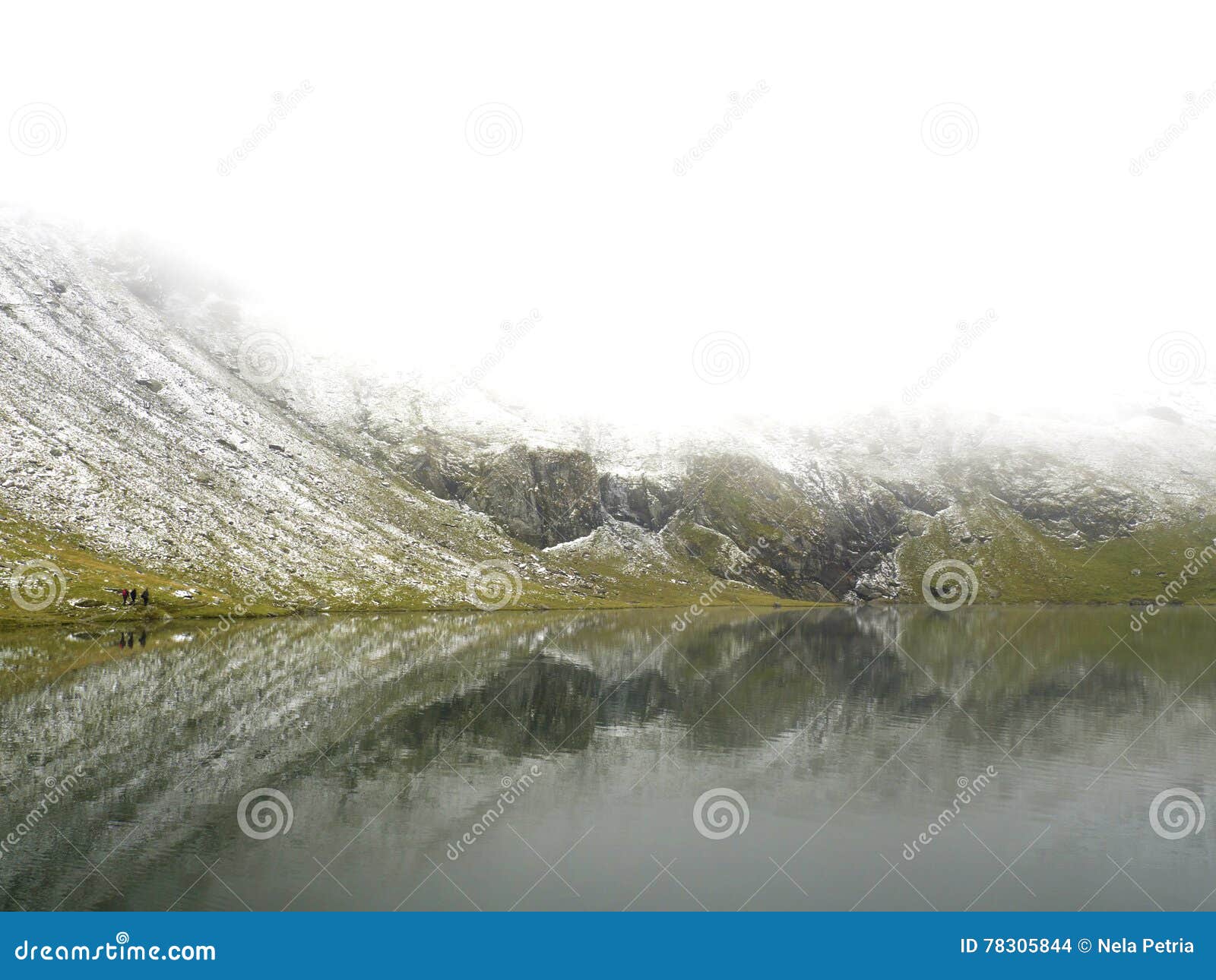 Idyllic Autumn Scene in the Alps with Mountain Lake Reflection Stock ...