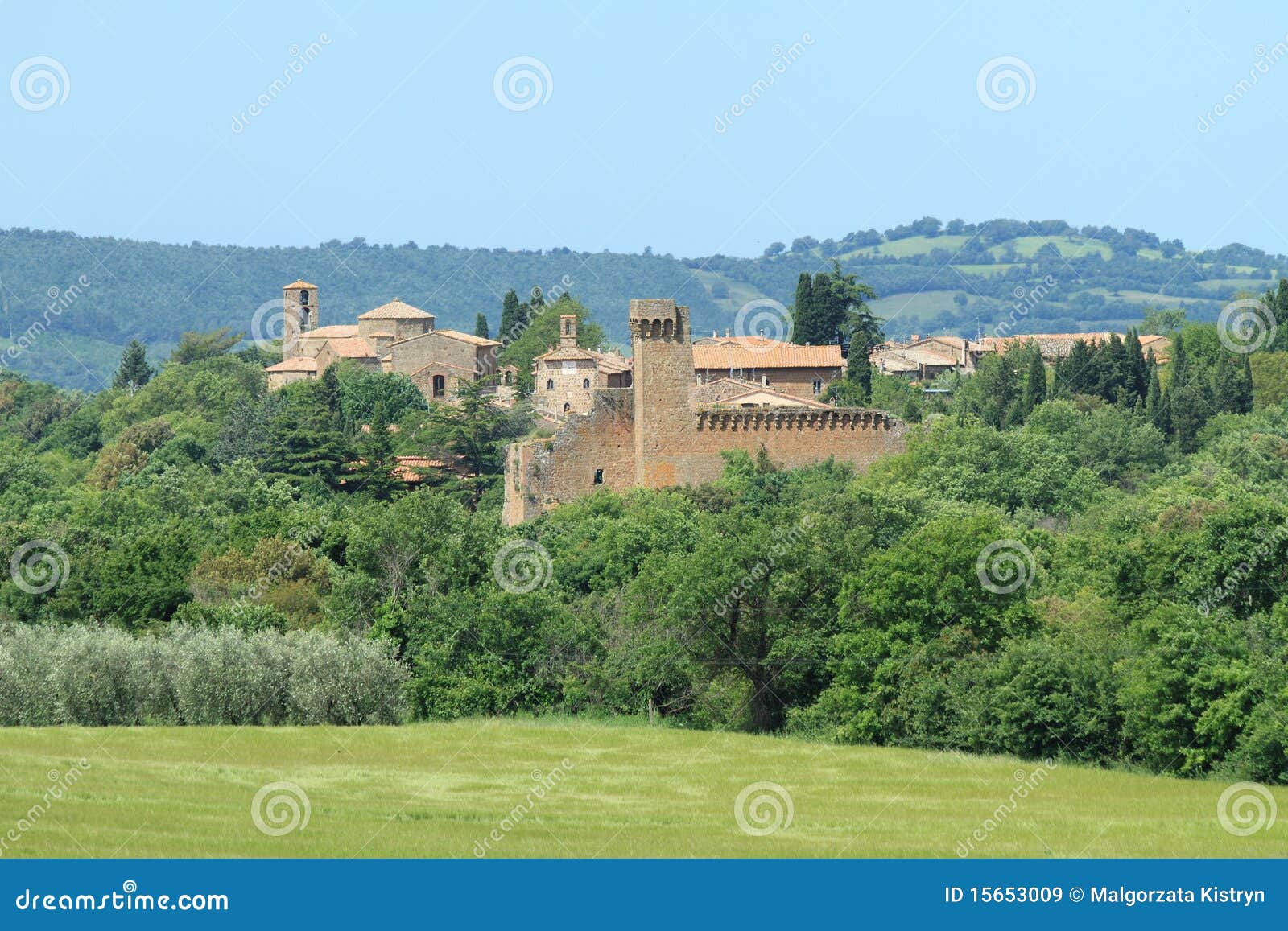 Idyllic village, Tuscany stock image. Image of bright - 15653009