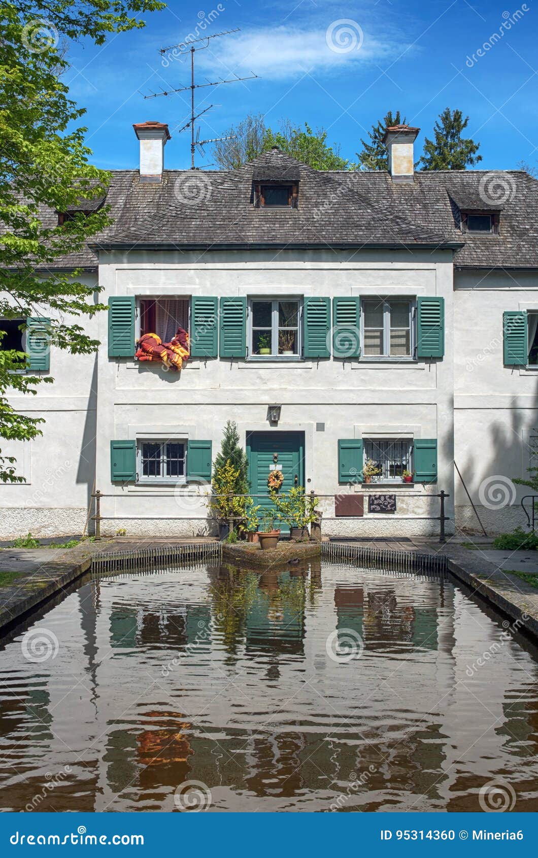 Idyllisches Altes Haus Stock Photos - 20 Images
