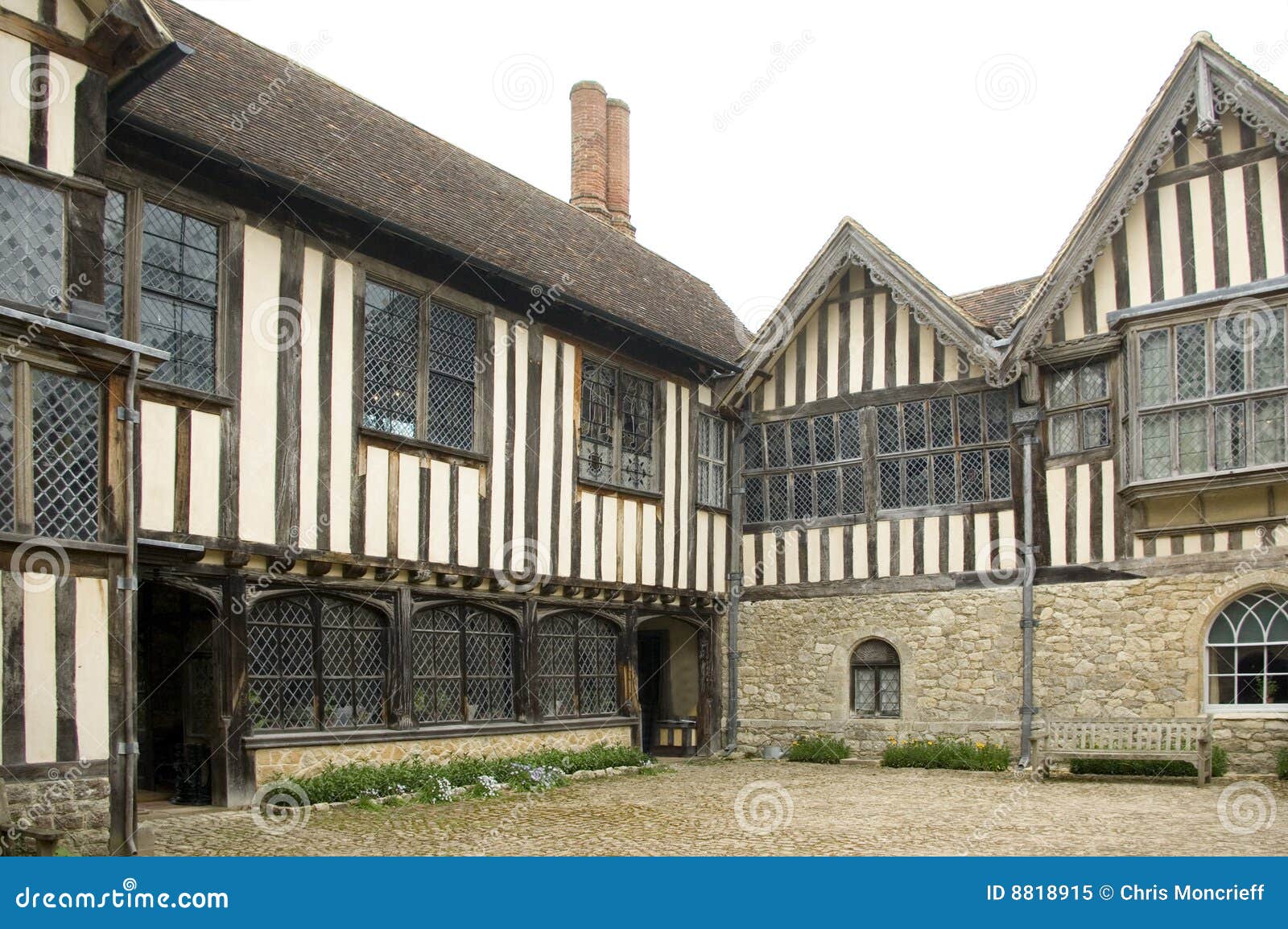 Ightham Mote Inner Courtyard. Stock Image - Image of mote, european ...
