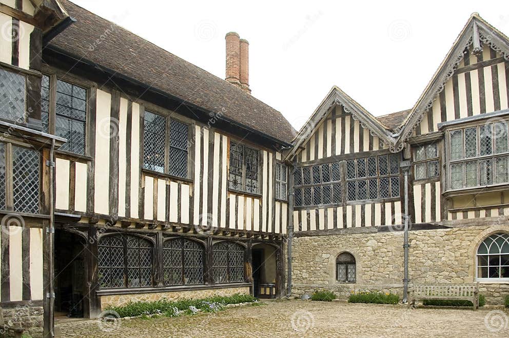 Ightham Staubkorn-innerer Hof. Stockbild - Bild von steine, englisch ...