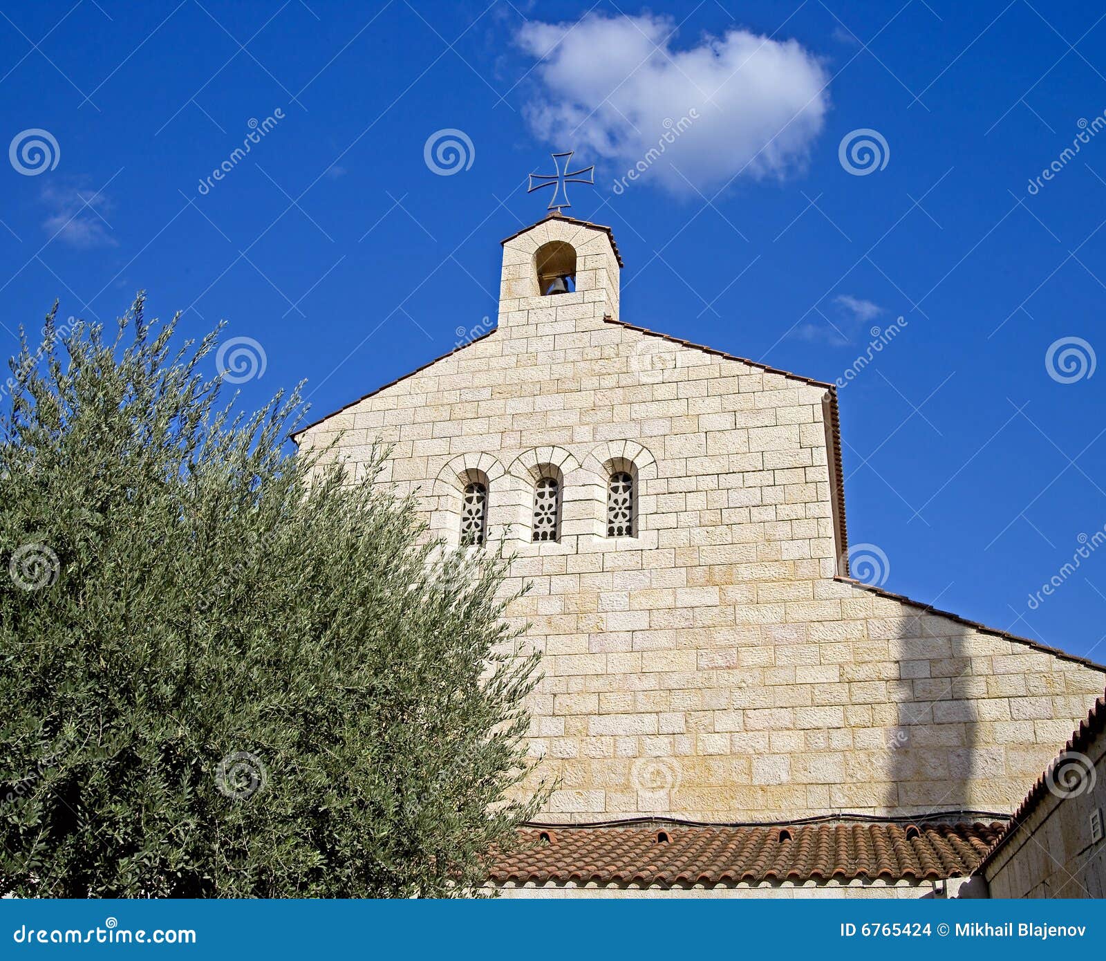 Iglesia 1 de Heptapegon foto de archivo. Imagen de cruz - 6765424