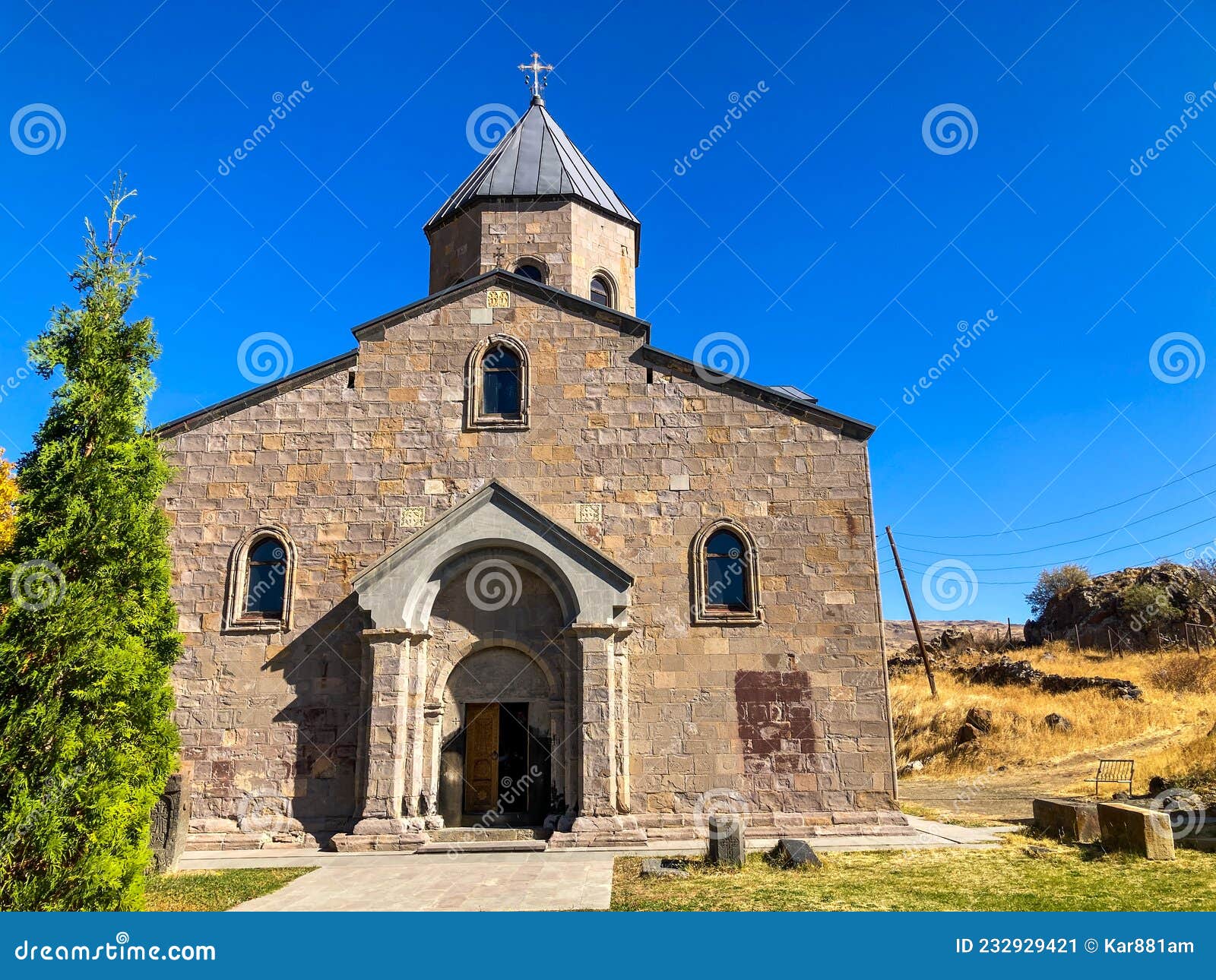 Iglesia De La Cruz Sagrada De Arkaz Imagen de archivo - Imagen de ...