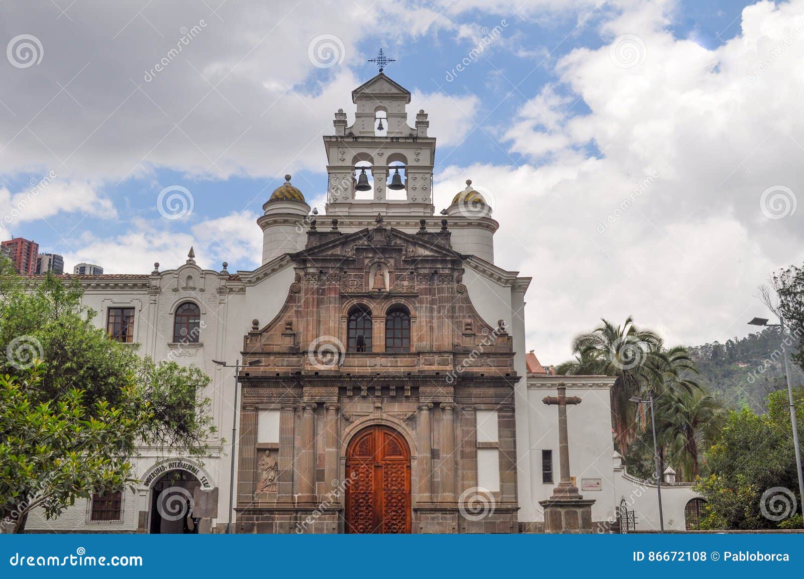 Iglesia De La Vecindad De Guapulo En Quito Foto de archivo editorial ...