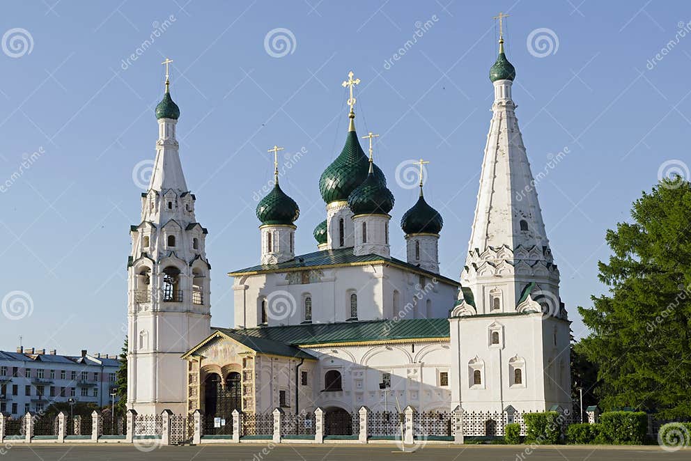 Iglesia de Yaroslavl imagen de archivo. Imagen de rusia - 25924083