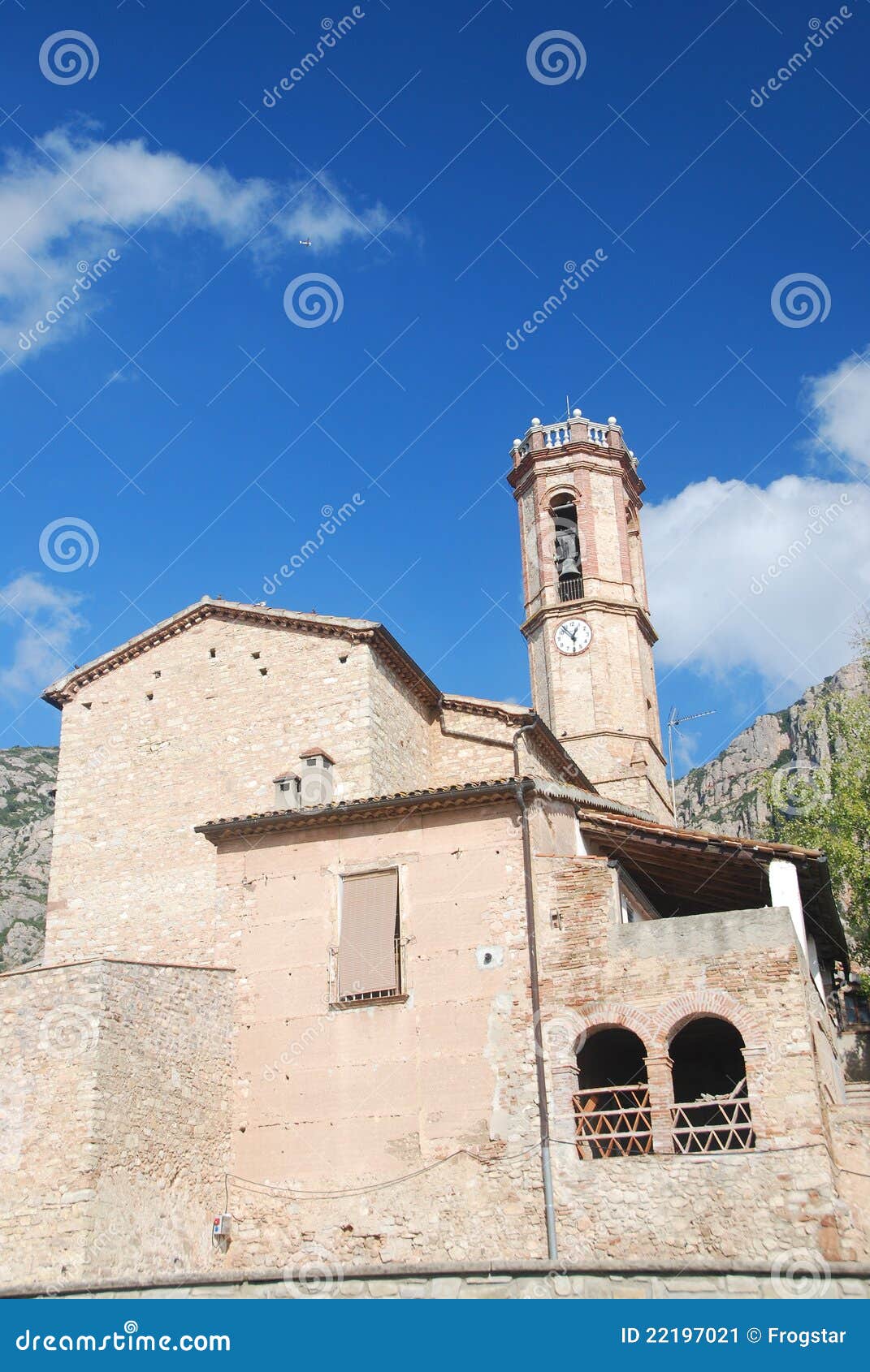 Iglesia del EL Bruc imagen de archivo. Imagen de antiguo - 22197021