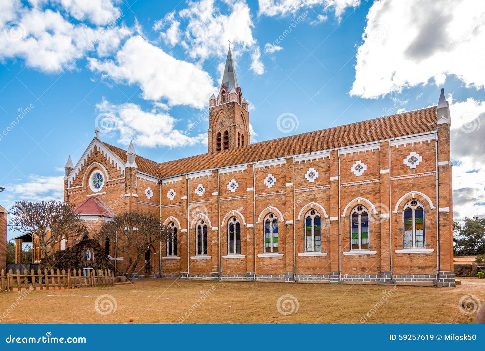 Iglesia En La Ciudad De Ambalavao Imagen de archivo editorial - Imagen ...