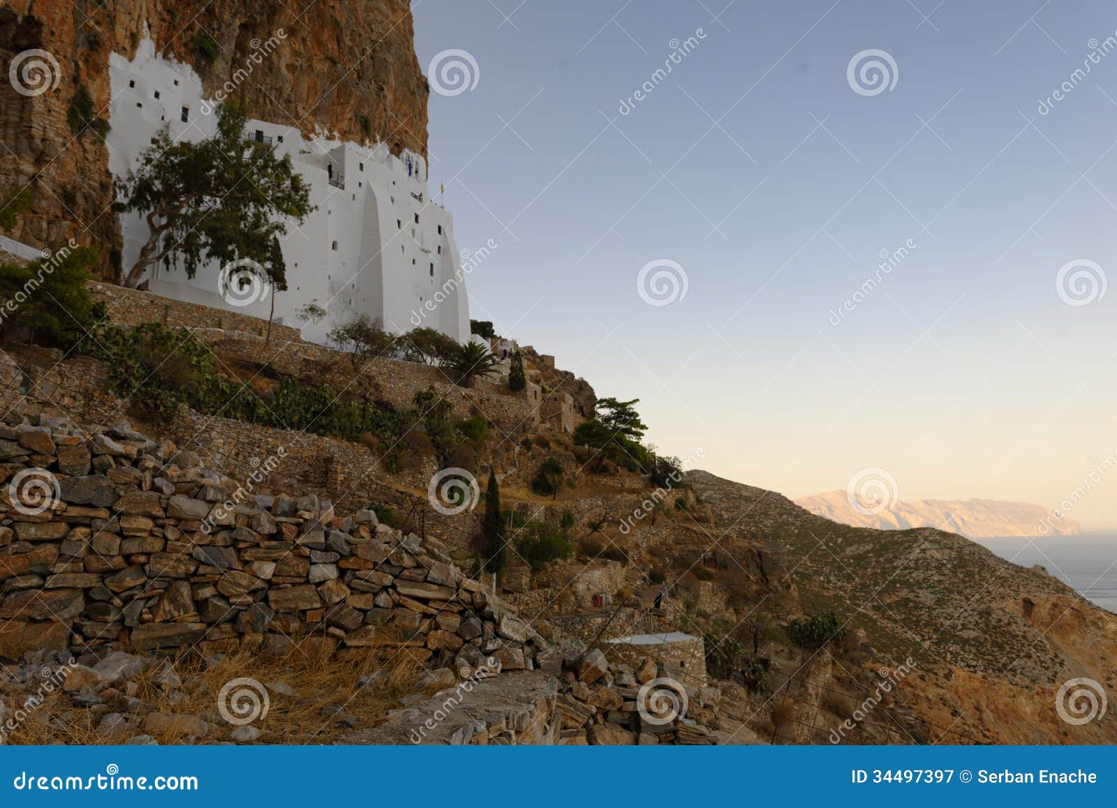 Iglesia En La Isla De Amorgos Imagen de archivo - Imagen de rugoso ...