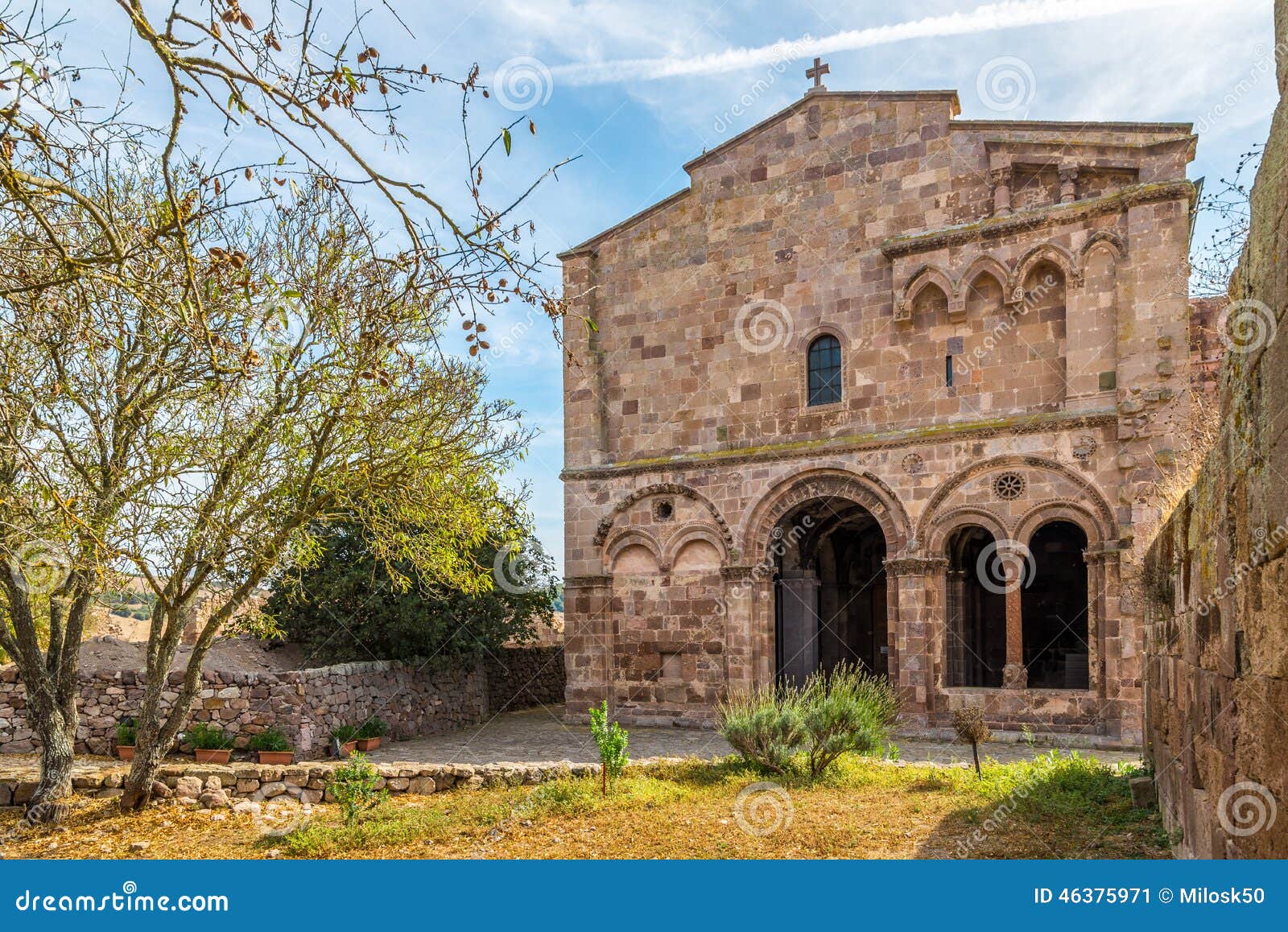 Iglesia Sant Antioco Di Bisarcio Cerca De Ozieri Imagen de archivo ...