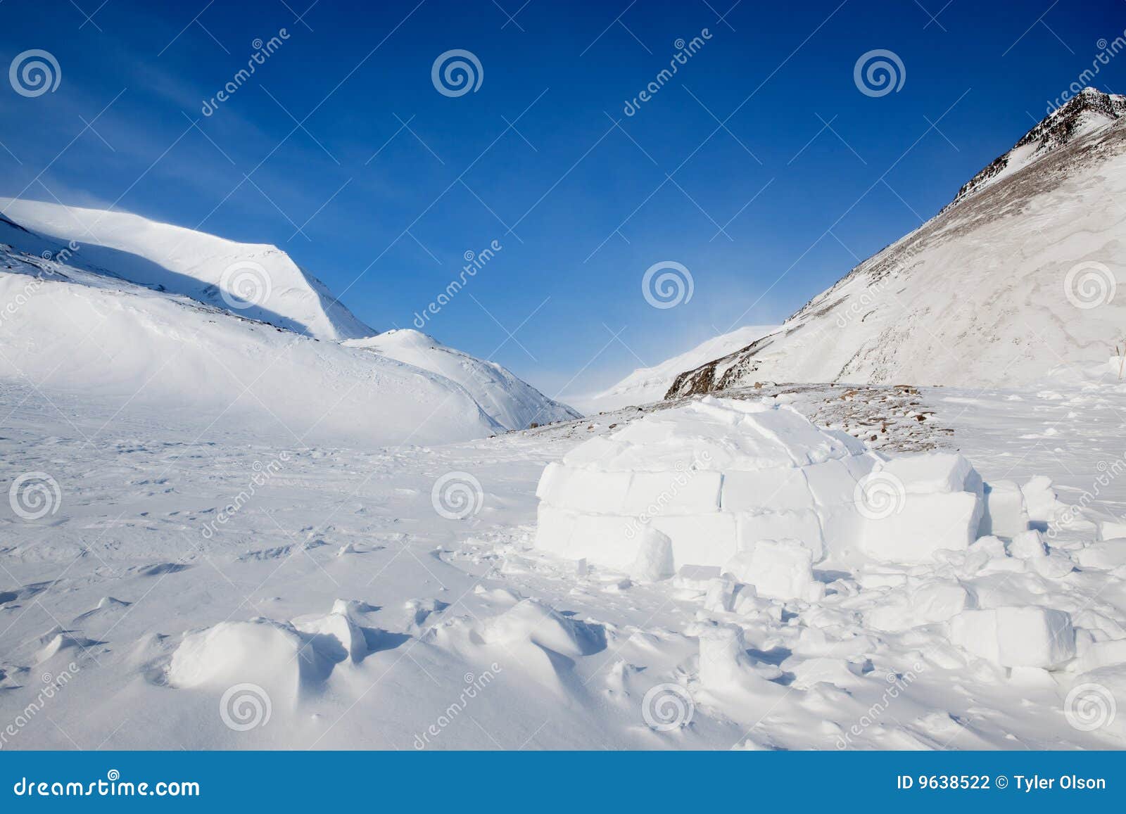 Iglo stock foto. Image of berg, winter, kamperen, sneeuw - 9638522