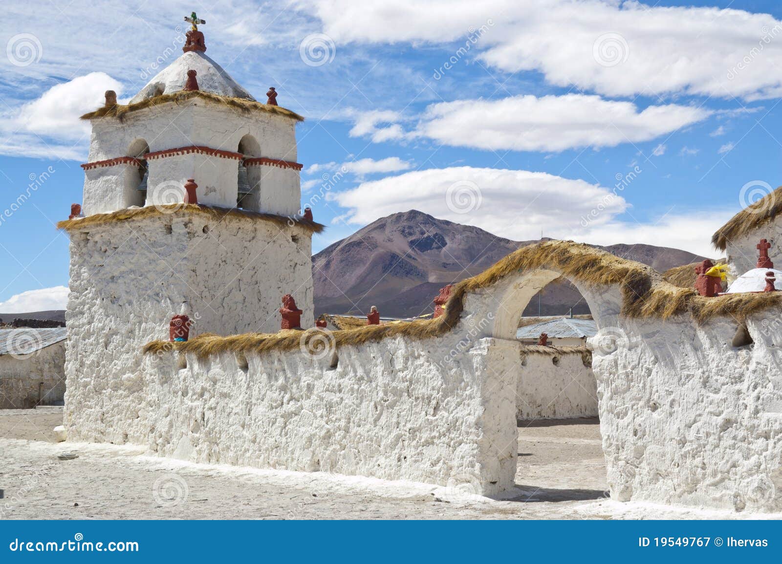 Igreja De Parinacota, O Chile Imagem de Stock - Imagem de azul, sino ...