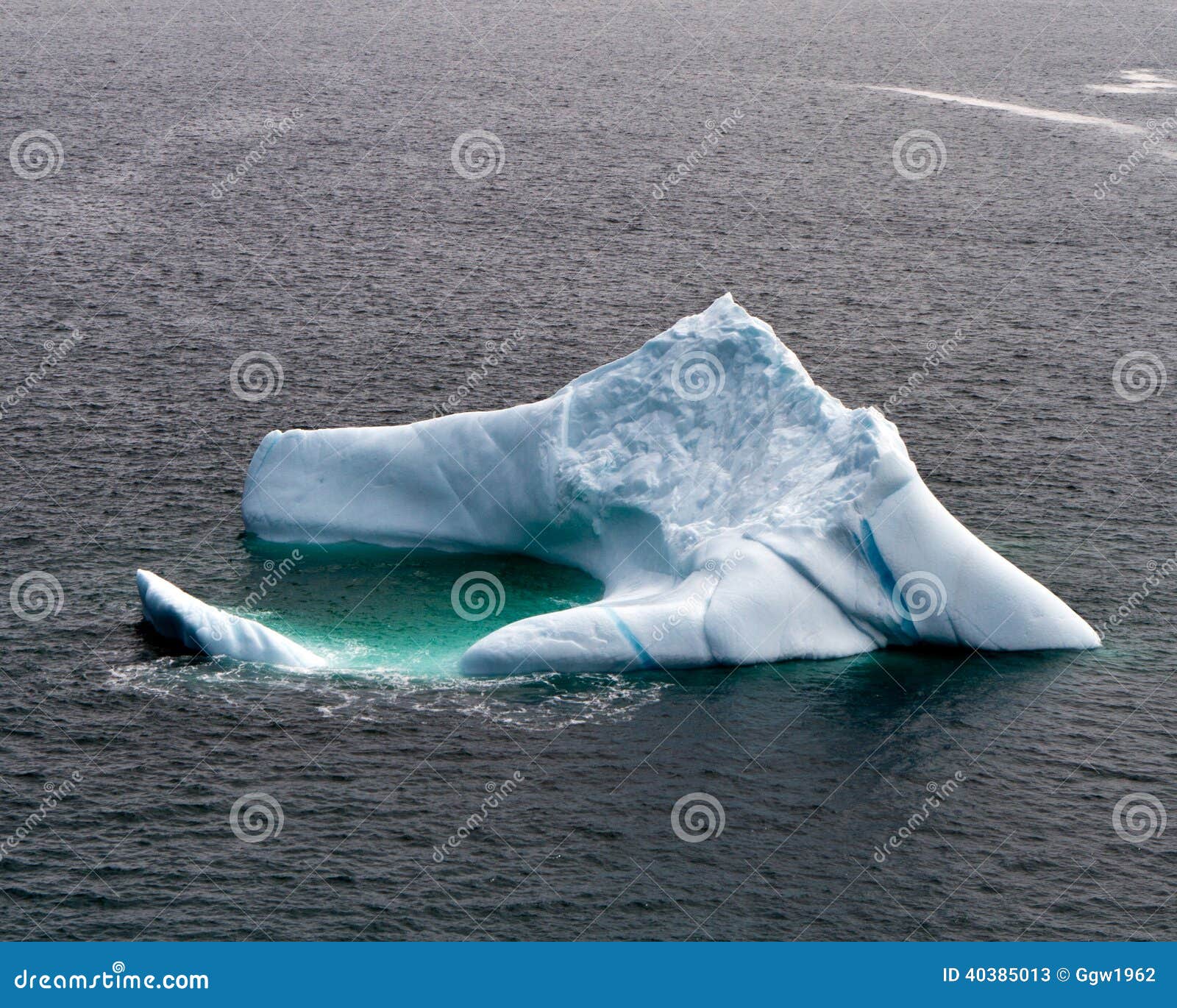 Ijsberg stock afbeelding. Image of ijzig, koude, noordpool - 40385013