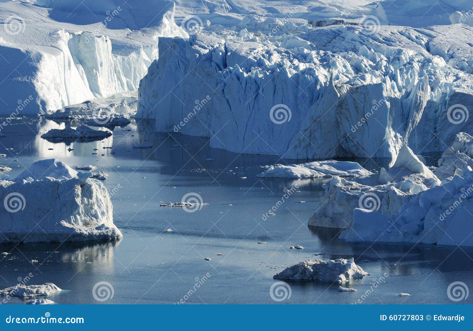 Ijsbergen in Groenland 15 stock afbeelding. Image of landschap - 60727803