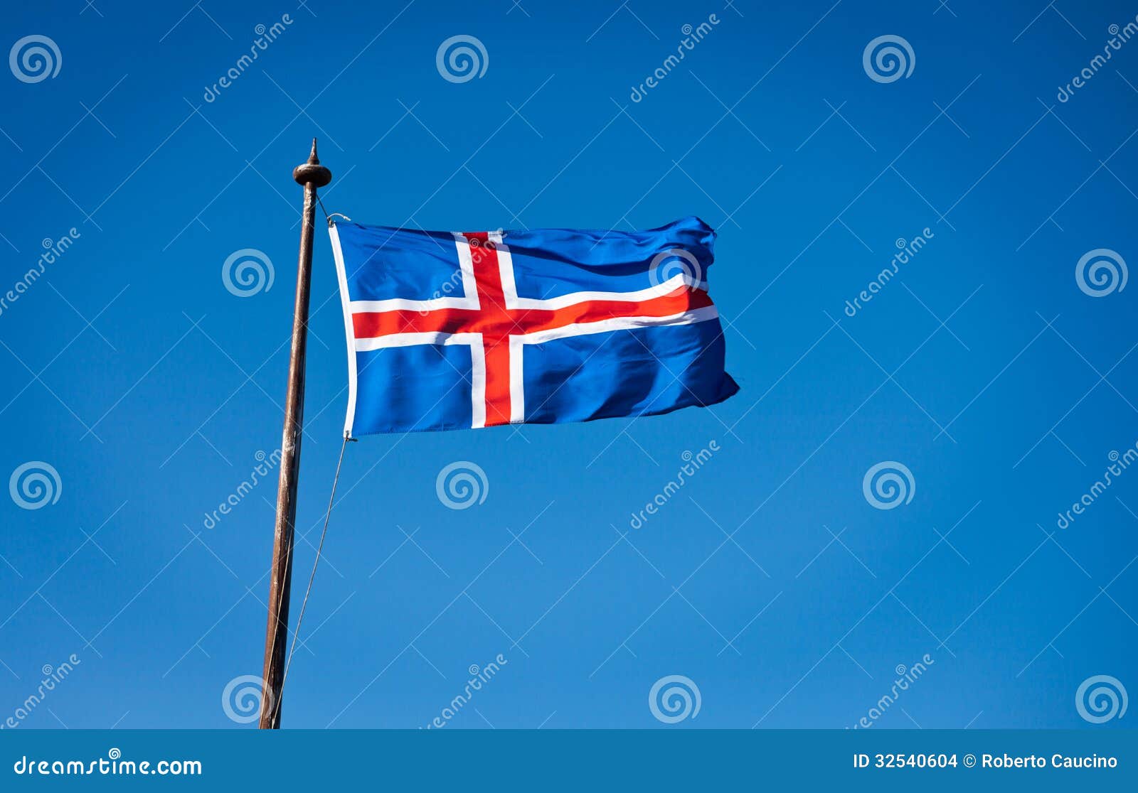 Ijslandse vlag stock foto. Image of hemel, genaturaliseerd - 32540604