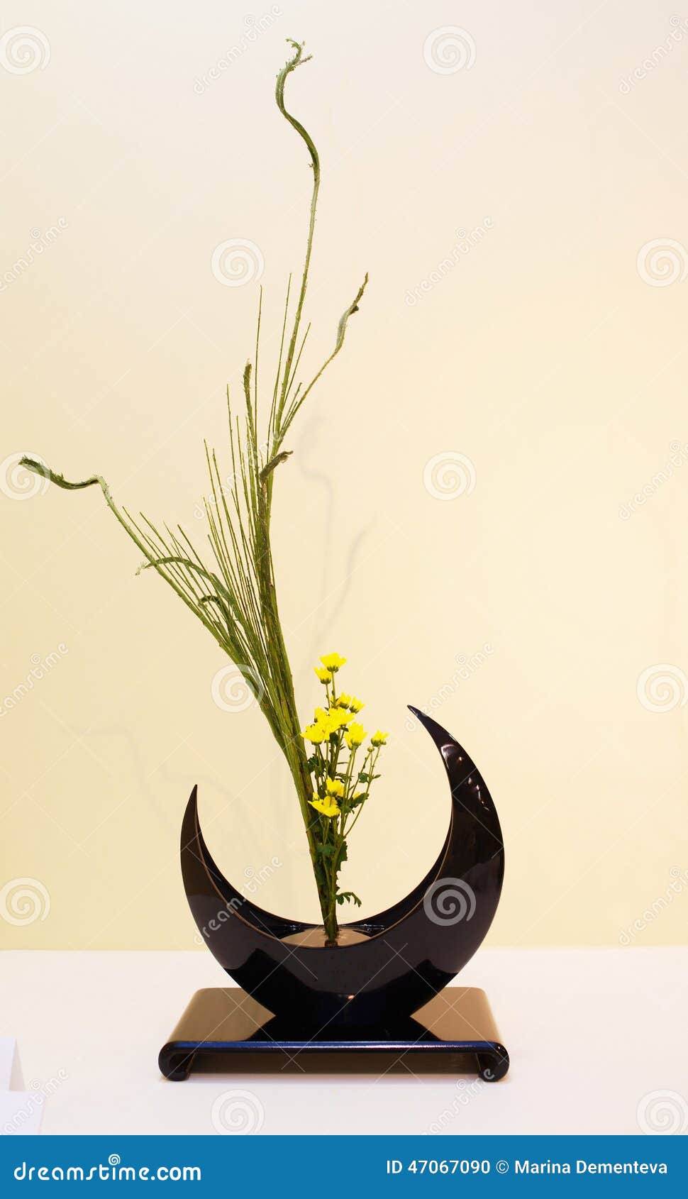 Ikebana. Flower Arrangement Stock Photo - Image of design, ikebana ...