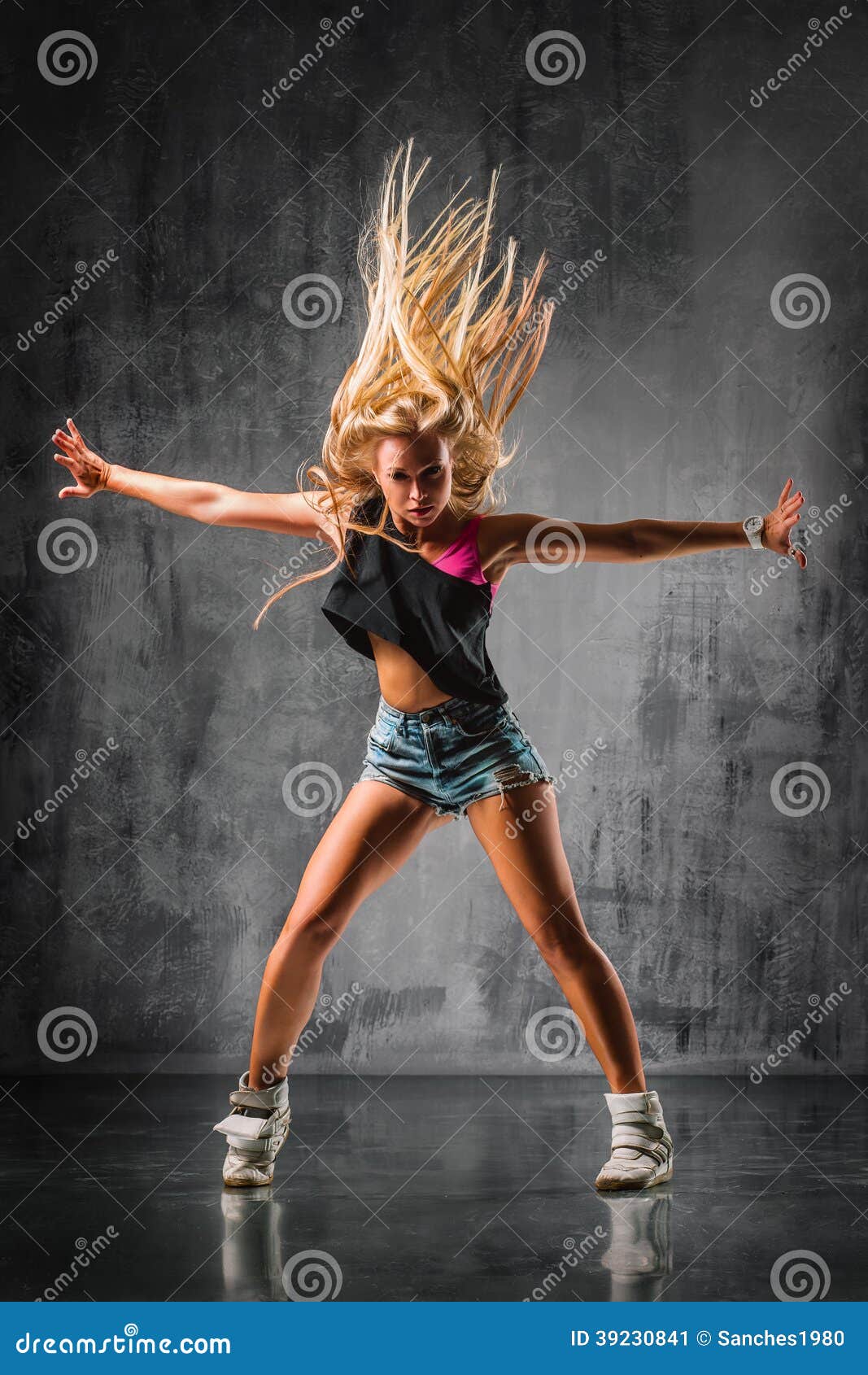 Il ballerino immagine stock. Immagine di ballerino, acrobata - 39230841