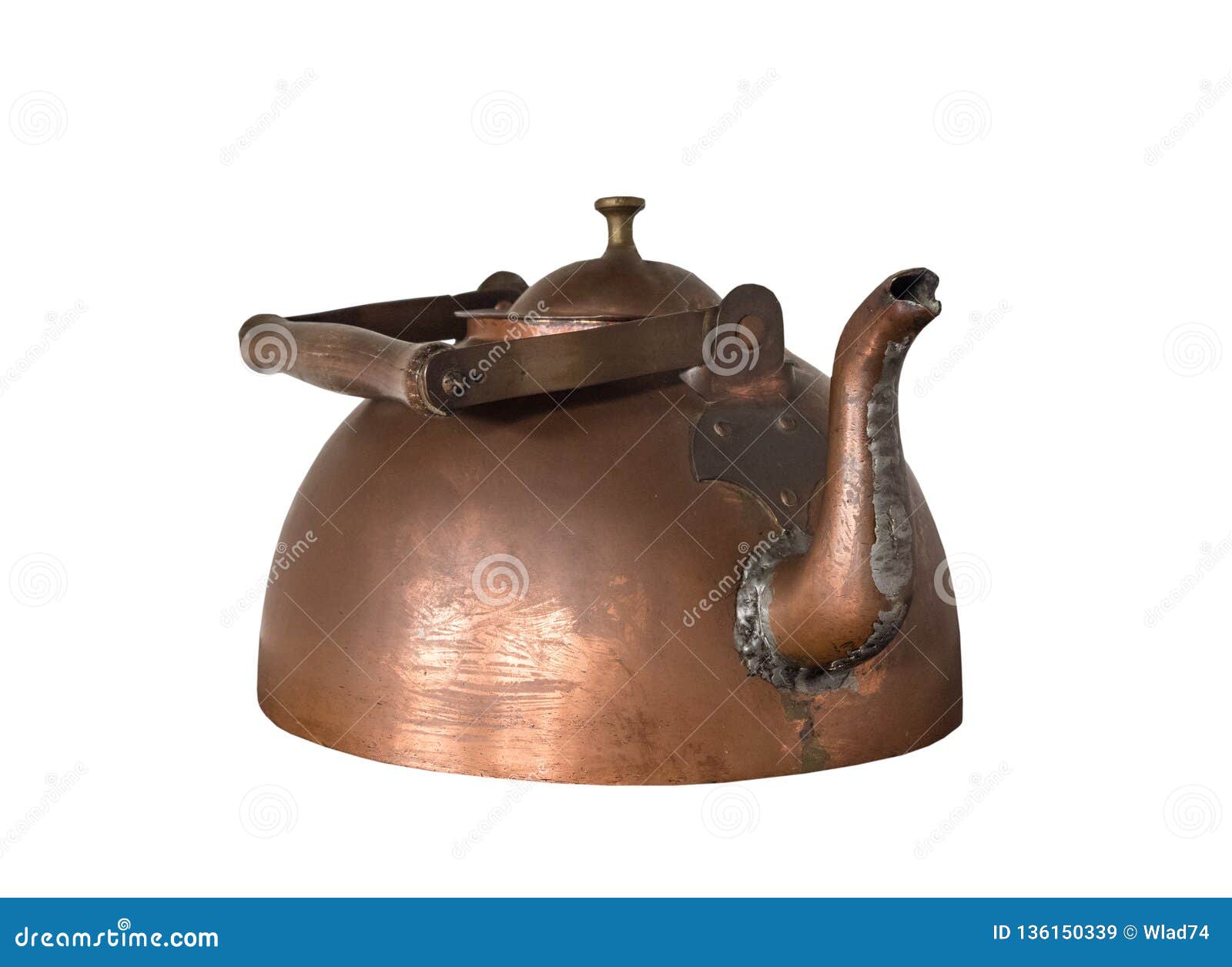 Il Bollitore Di Rame Su Bianco, Isolato Immagine Stock - Immagine di ...