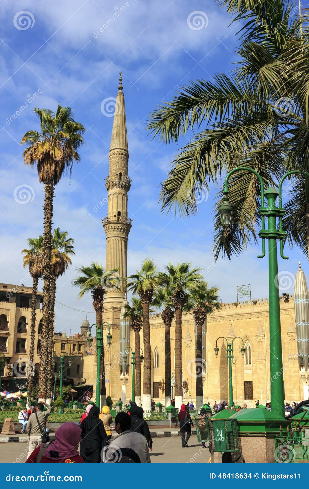 Il Cairo, Egitto - 13 Dicembre 2014: Moschea Al Hussain Immagine Stock ...