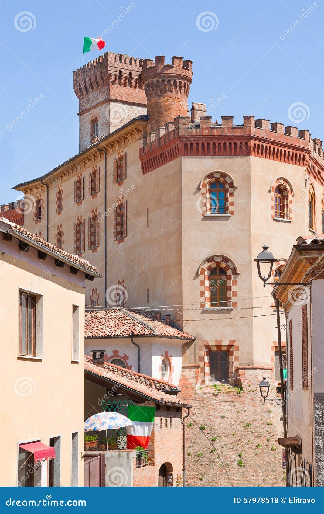Il Castello Di Barolo, Piemonte, Italia Fotografia Stock - Immagine di ...