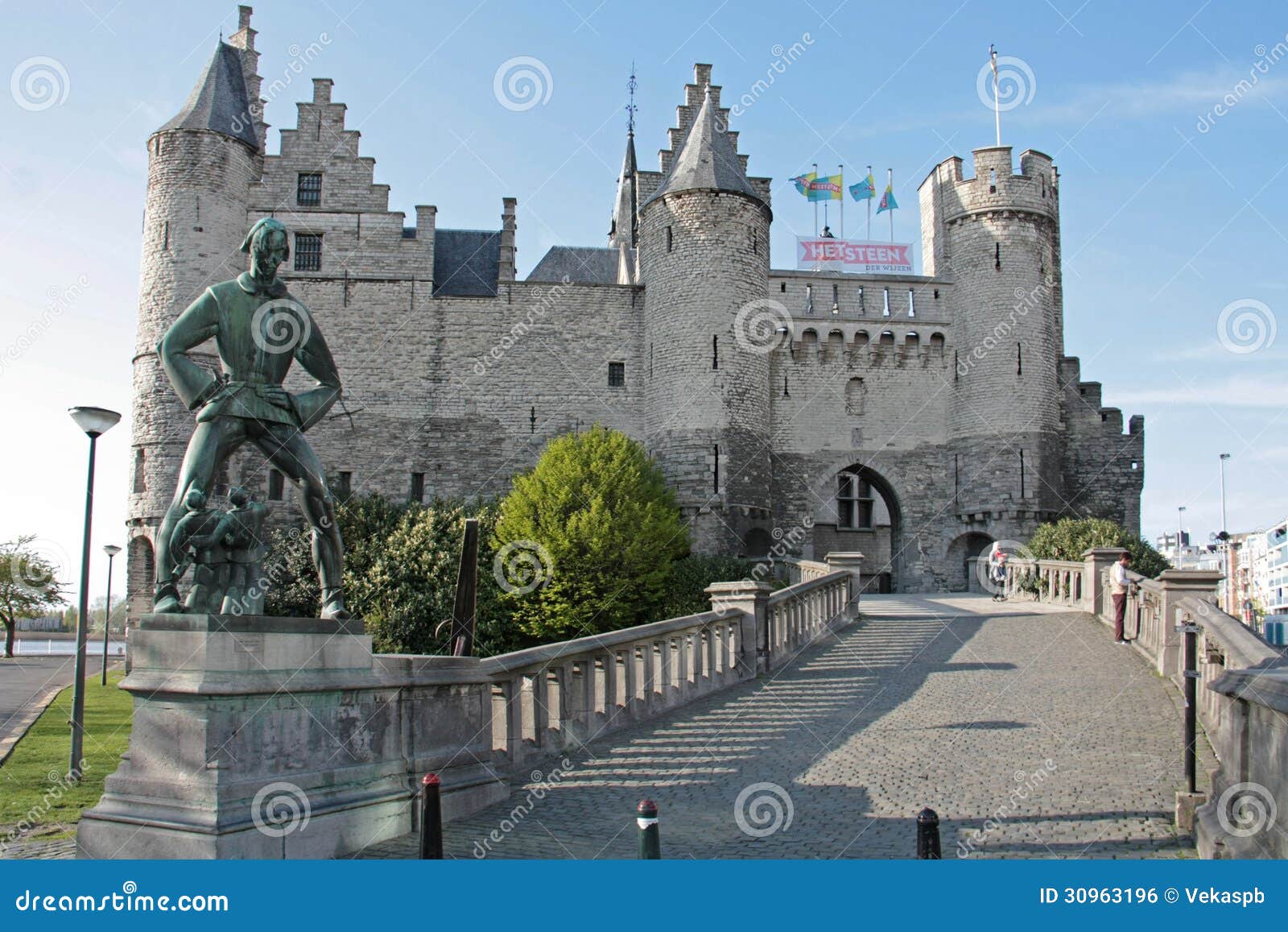 Il Castello Di Steen a Anversa, Belgio Fotografia Stock - Immagine di ...