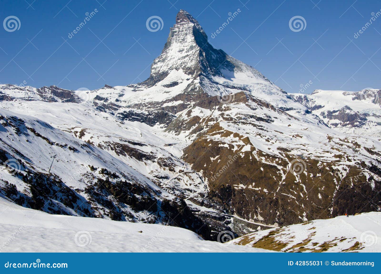 Il Cervino, alpi, Svizzera immagine stock. Immagine di nevoso - 42855031