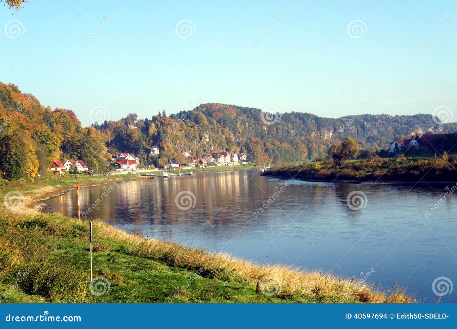 Il Fiume Elba in Sassonia, Germania Fotografia Stock - Immagine di ...