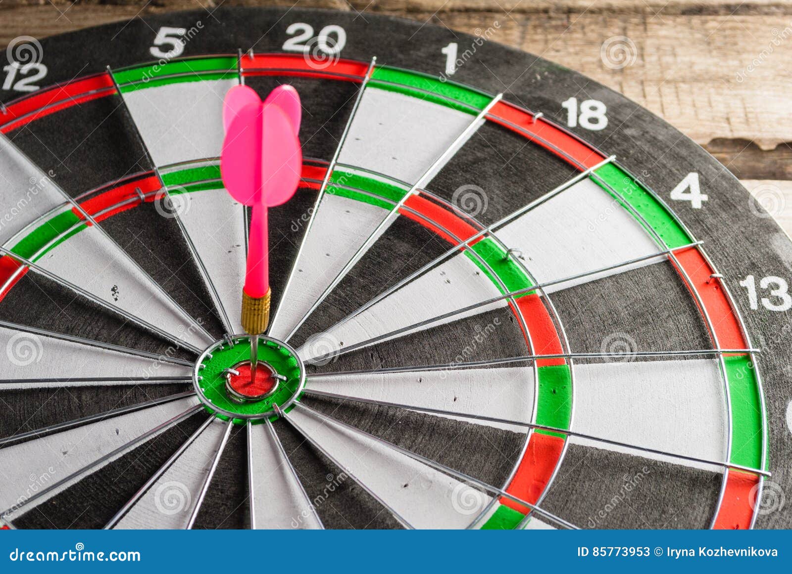 Il Gioco Dei Dardi Simbolo Di Successo Immagine Stock - Immagine di ...