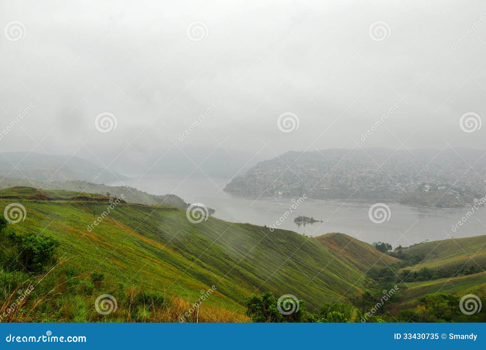 Il grande fiume Congo immagine stock. Immagine di barca - 33430735