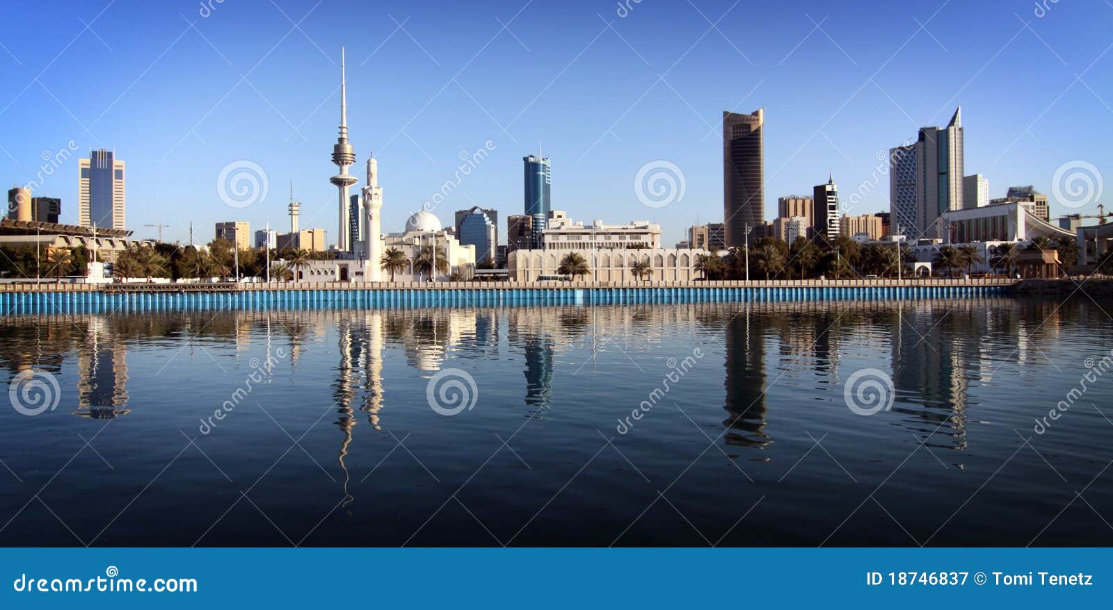 Il Kuwait: Orizzonte Del Kuwait Immagine Stock - Immagine di città ...
