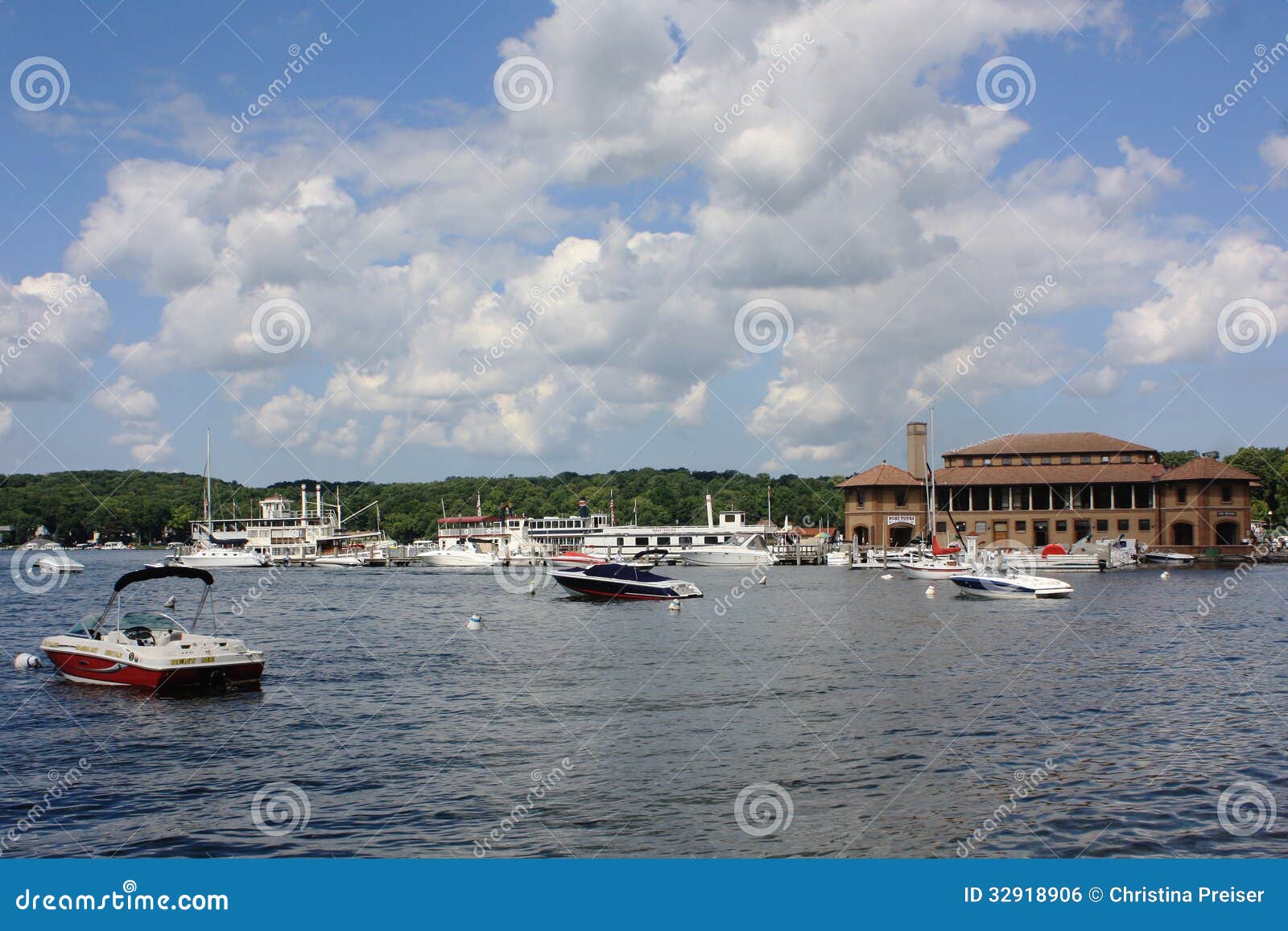 Il lago Lemano, WI fotografia stock. Immagine di lago - 32918906