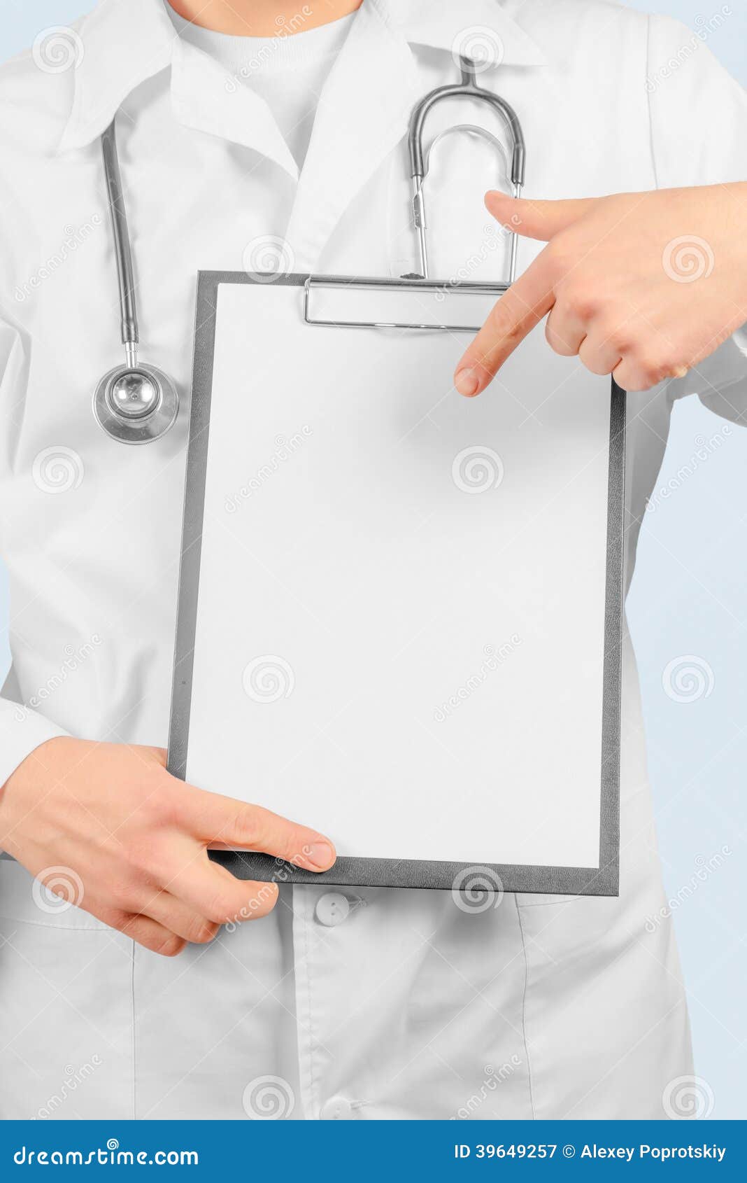 Il Medico Sta Indicando Sulla Lavagna Per Appunti, Copyspace Immagine ...