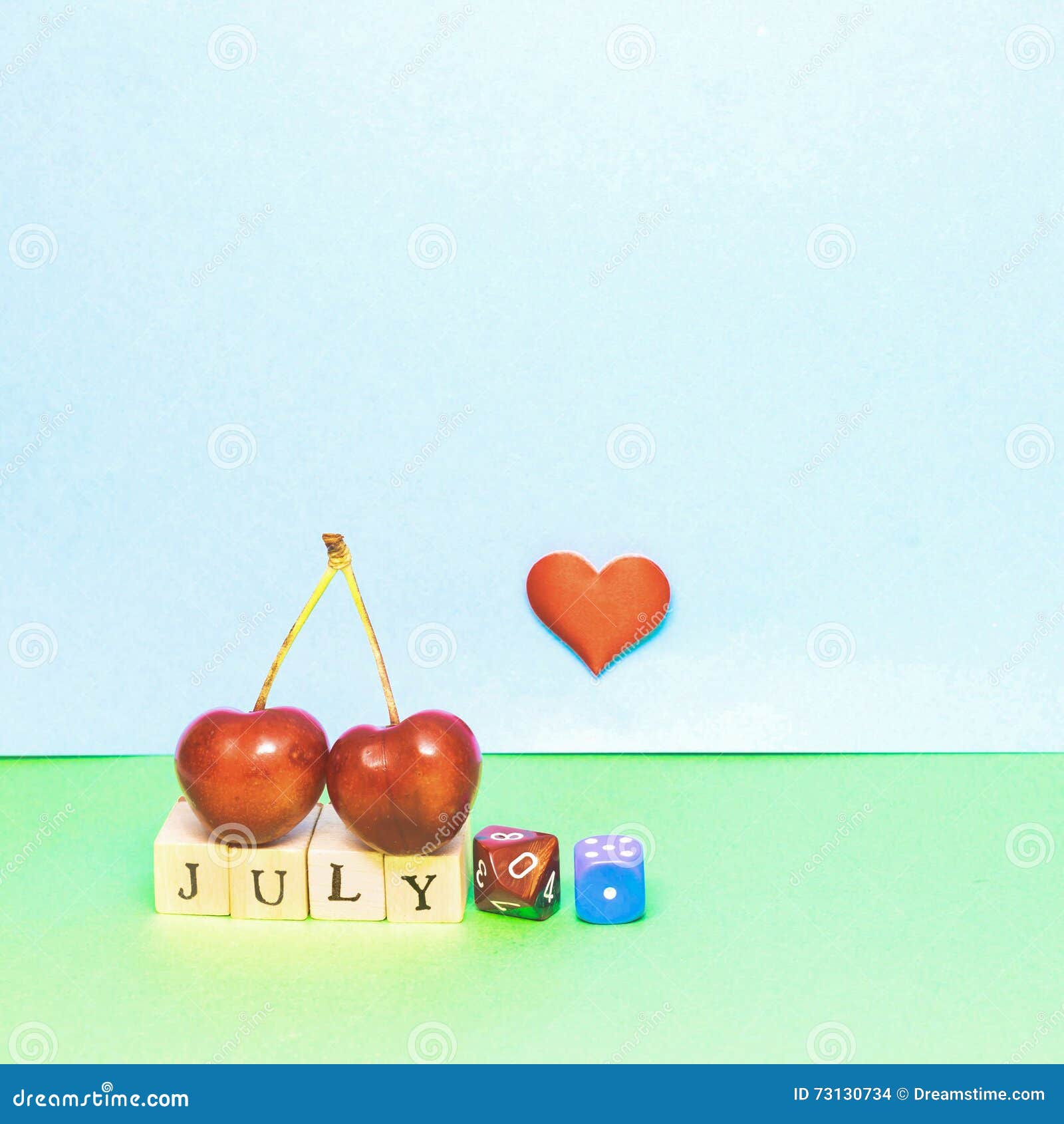 Il mese di luglio fotografia stock. Immagine di tabella - 73130734