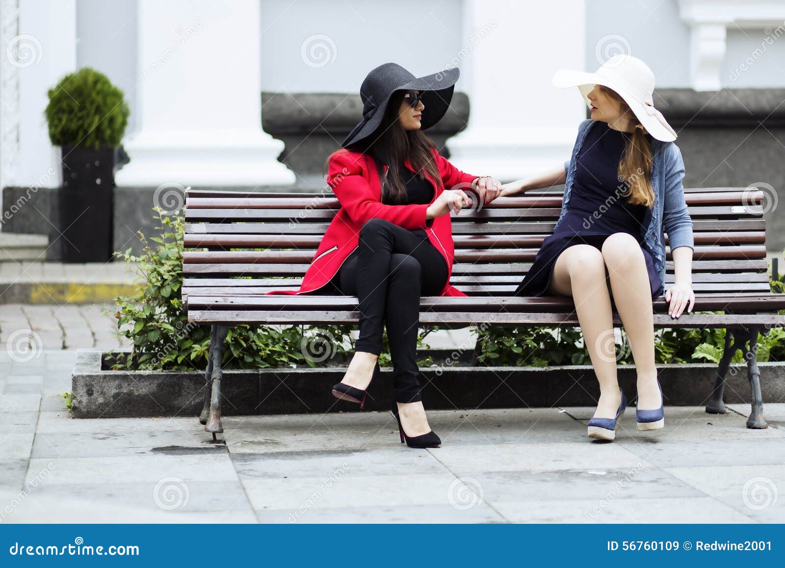 Il Momento Di Chiacchierare E Dividere Le Notizie Immagine Stock ...