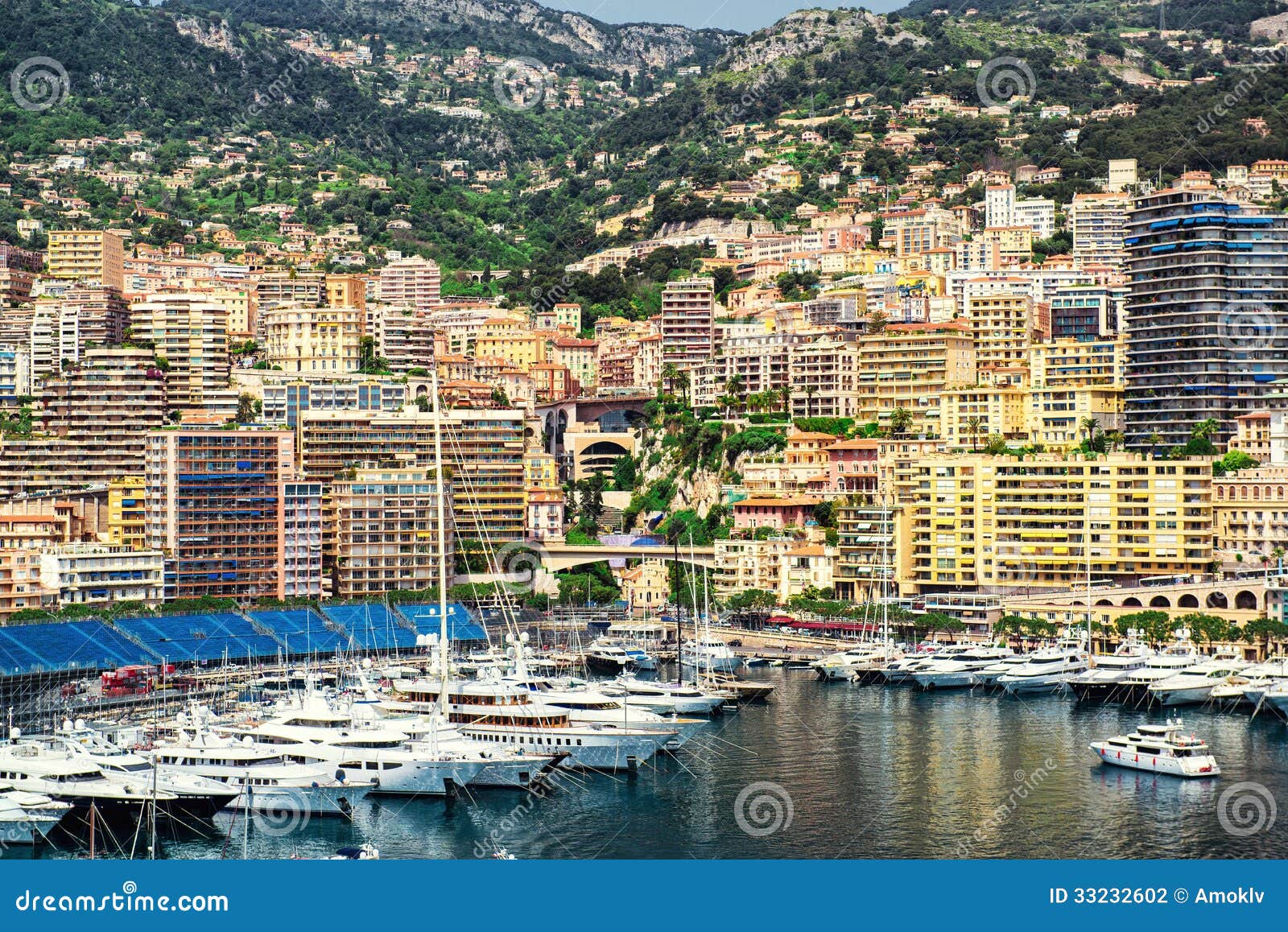 Il Monaco fotografia stock. Immagine di panorama, montagne - 33232602