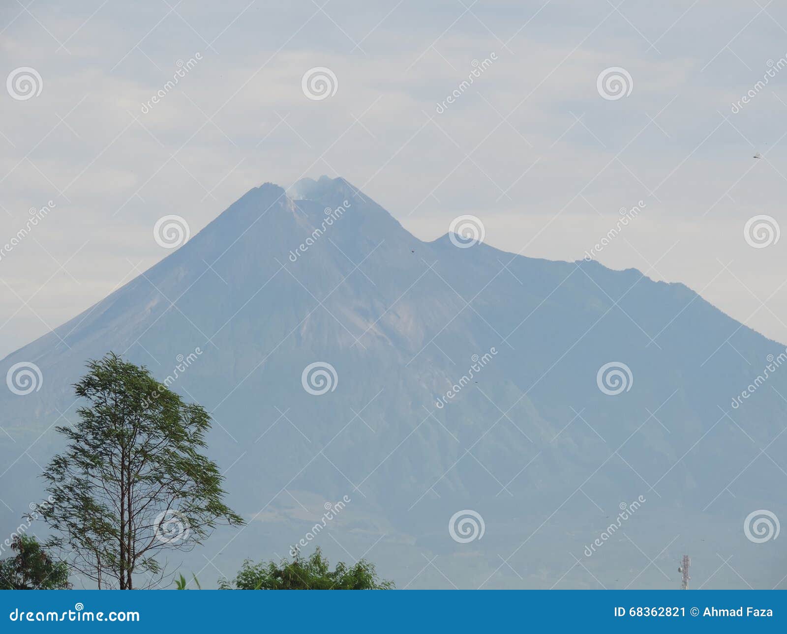 Il Monte Merapi L'Indonesia 9 Marzo 2016 Immagine Stock - Immagine di ...