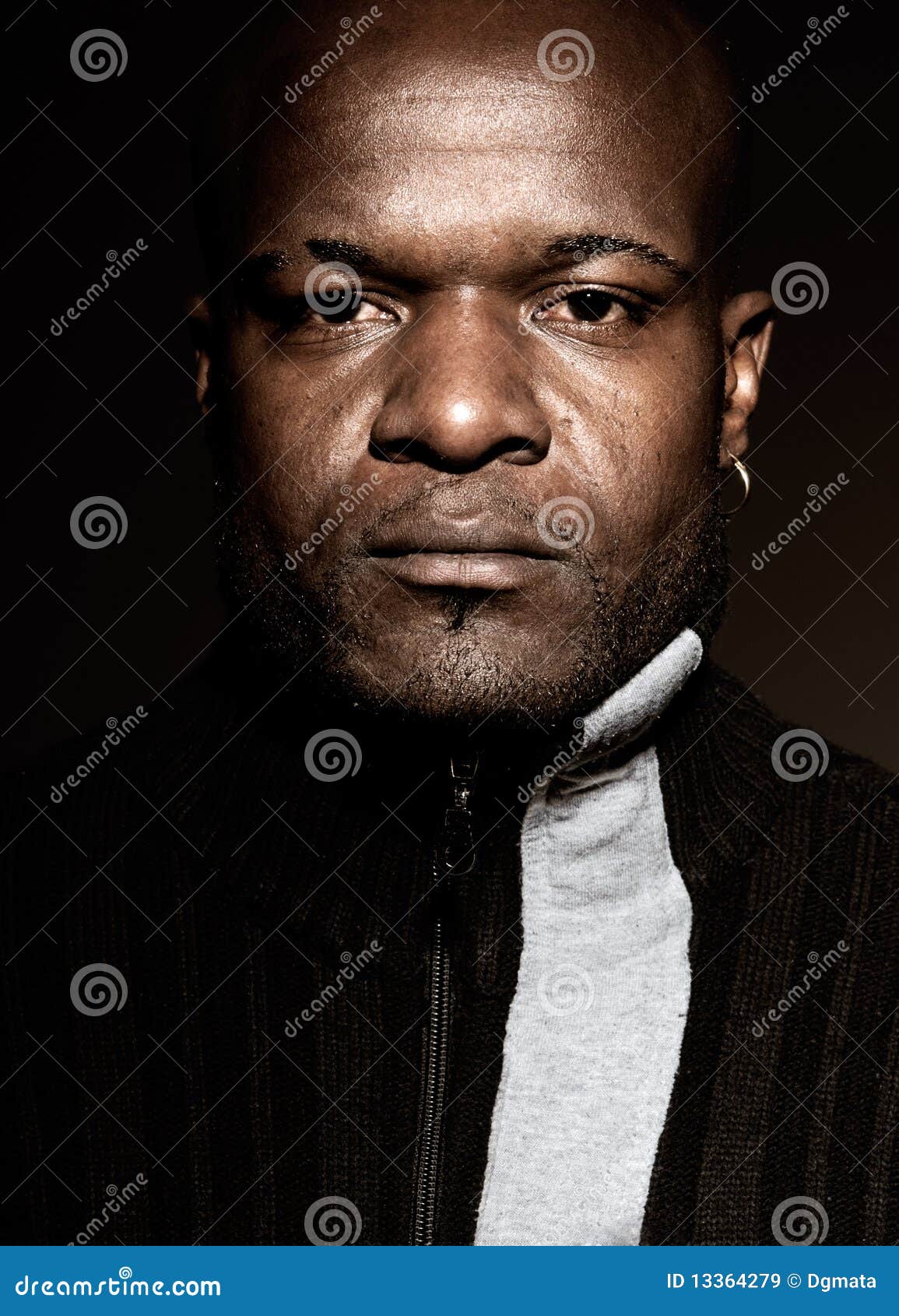 Il nero immagine stock. Immagine di modo, contro, forte - 13364279