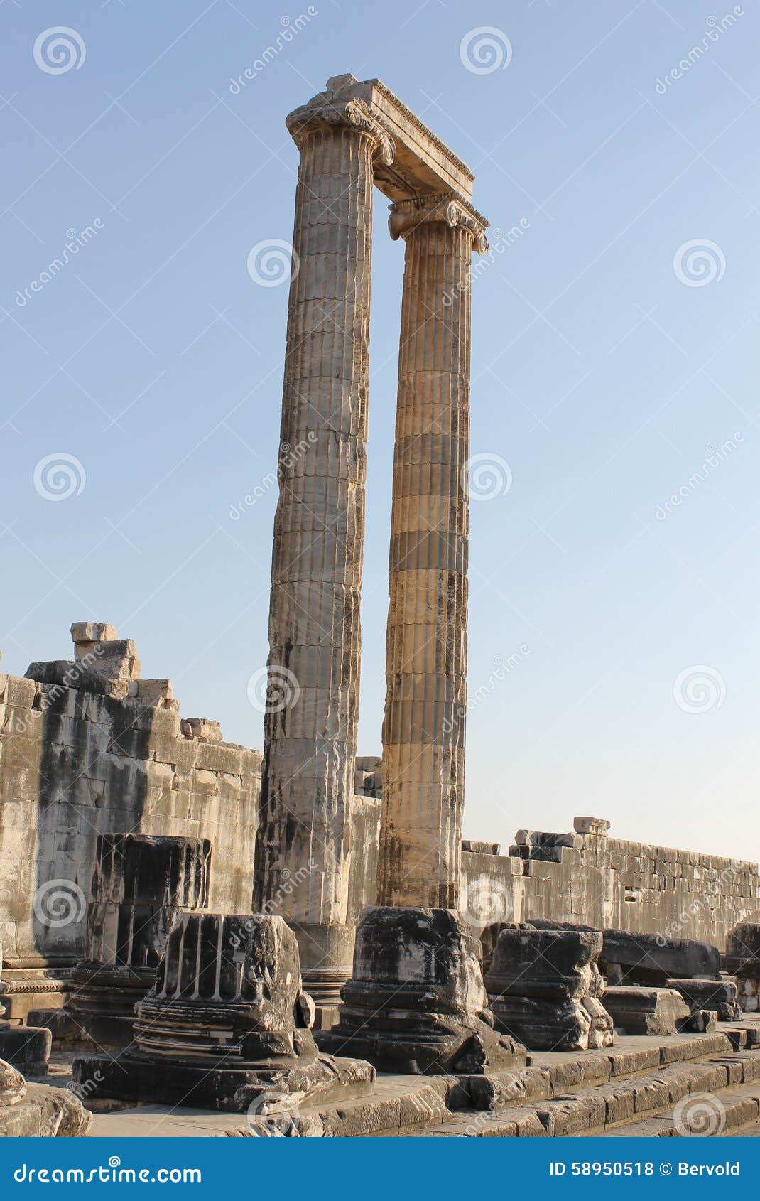 Il tempio di Apollo antico fotografia stock. Immagine di antico - 58950518