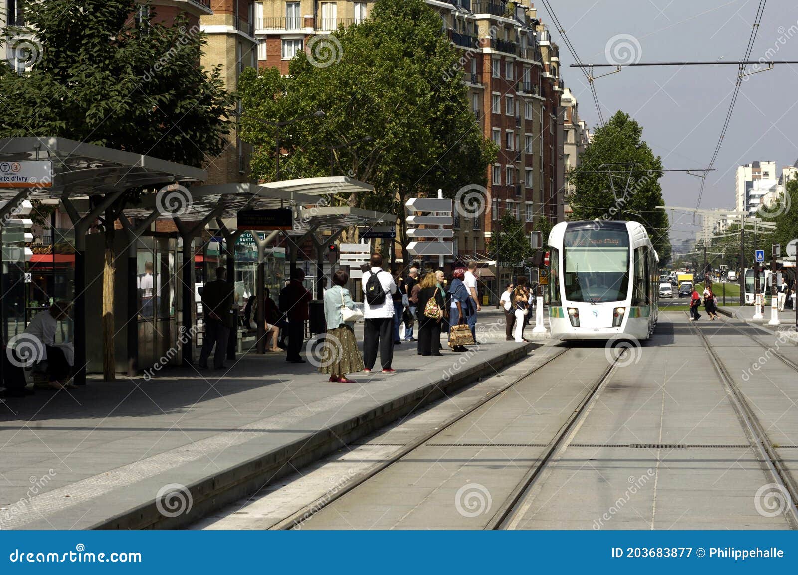 Ile De France Tramway Em Paris Fotografia Editorial - Imagem de cidade ...