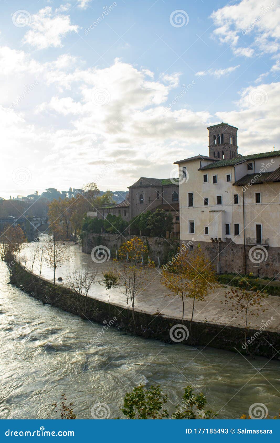 Ilha de tiber em roma imagem de stock. Imagem de curso - 177185493