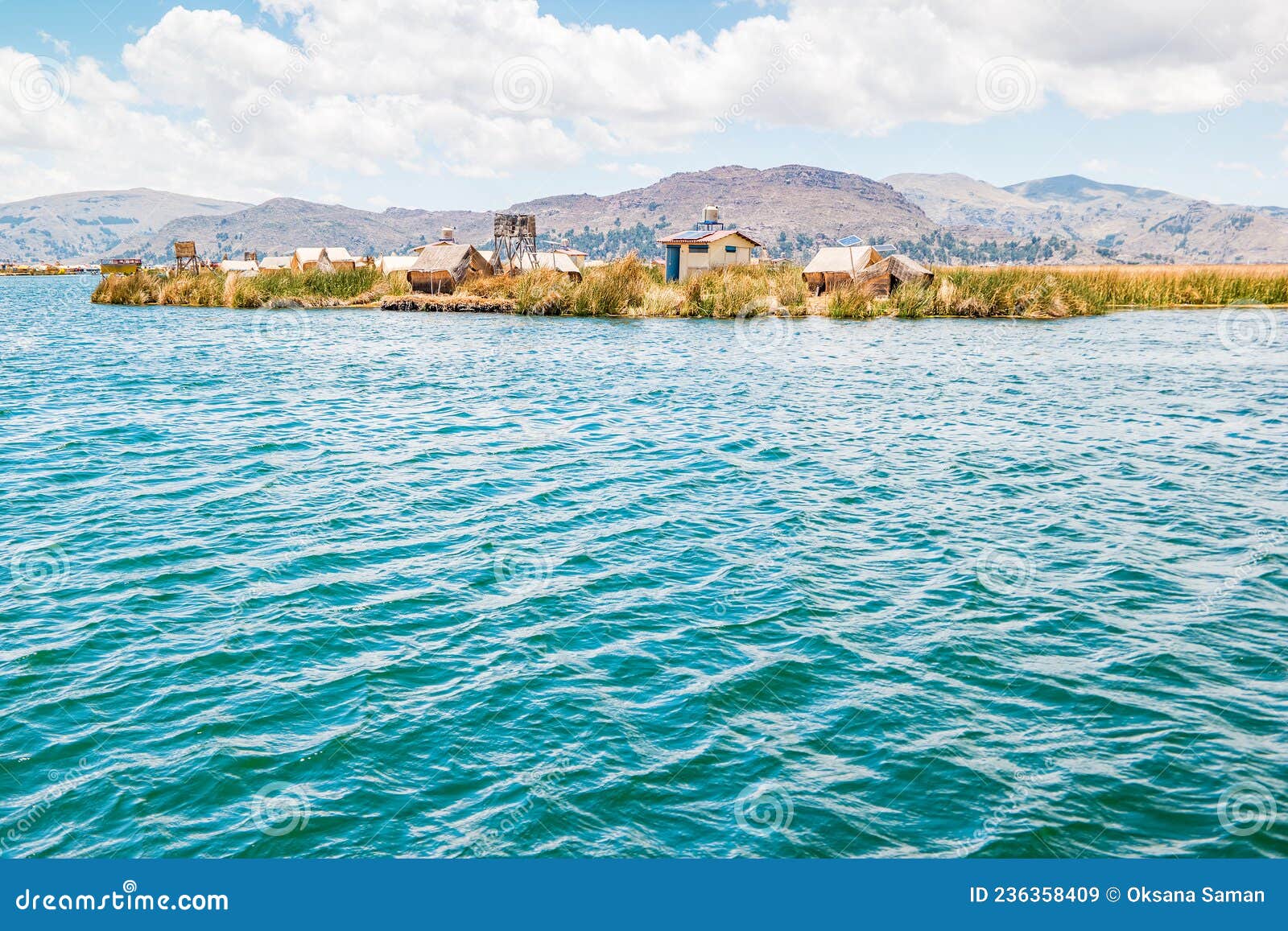 Ilhas De Uros Flutuantes No Lago Titicaca Em Peru Imagem de Stock ...