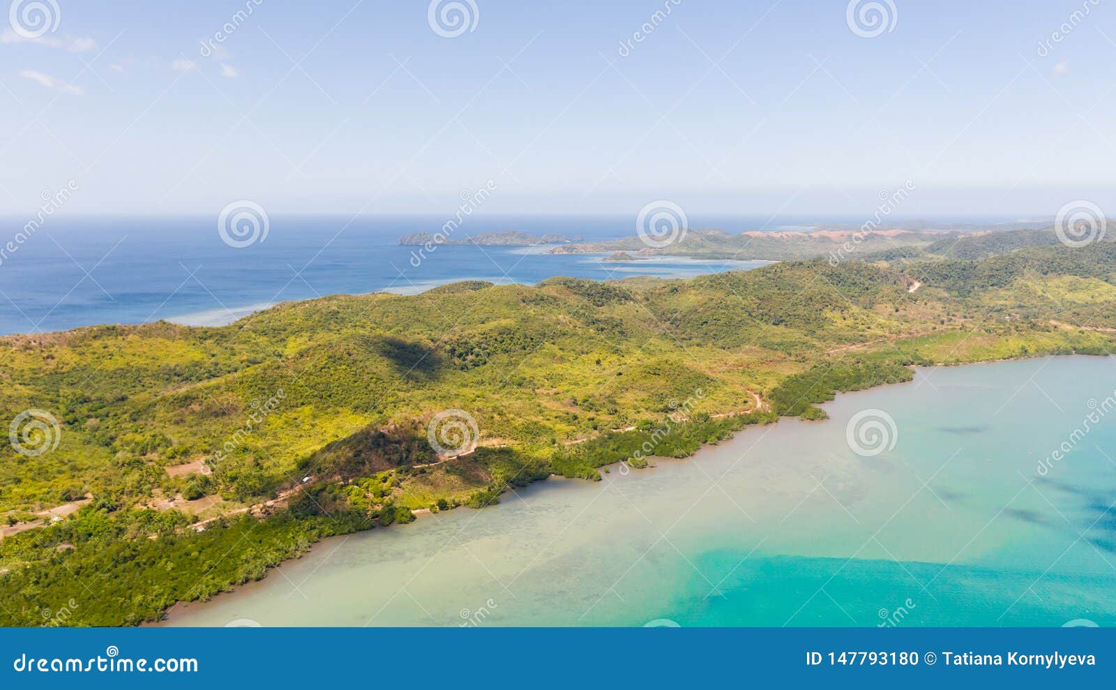 Ilhas E Mar Tropicais Verdes Dos Azuis Celestes Natureza Filipino Foto ... Ilhas E Mar Tropicais Verdes Dos Azuis Celestes Natureza Filipino Foto ...