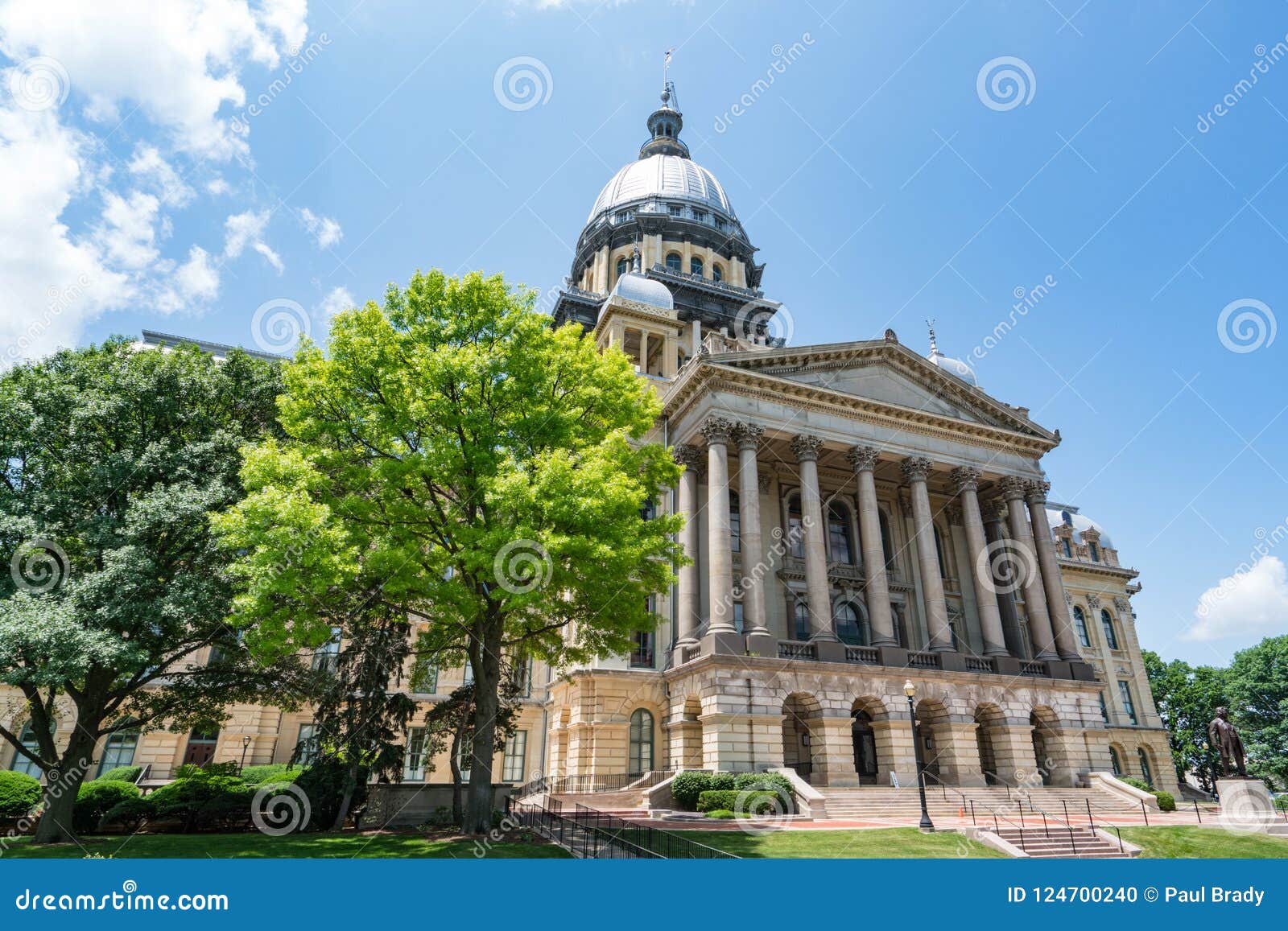 Illinois State Capital Building Stock Photo - Image of autumn, scene ...