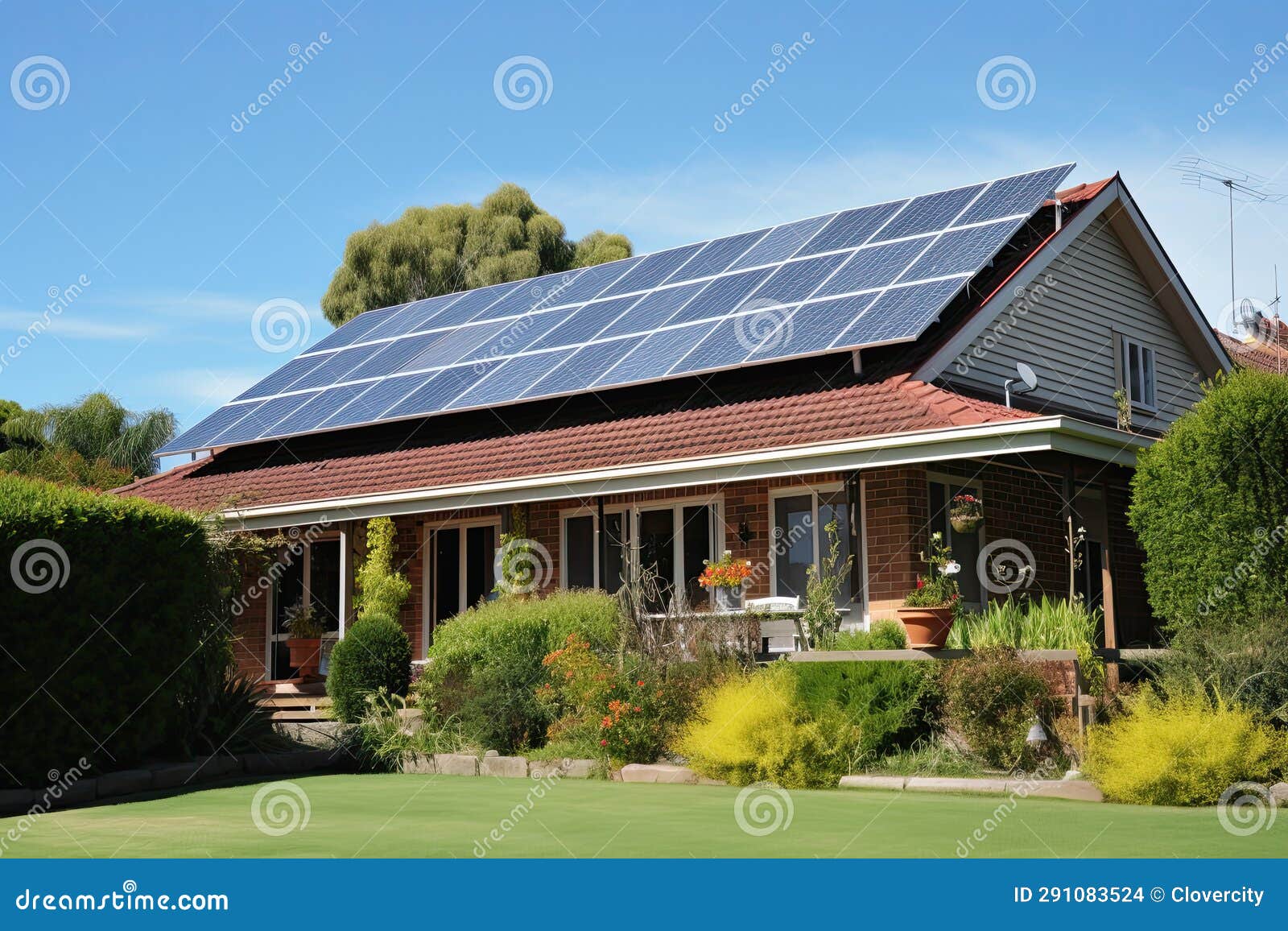 Illustration of a Modern Home with Solar Panels Stock Illustration ...